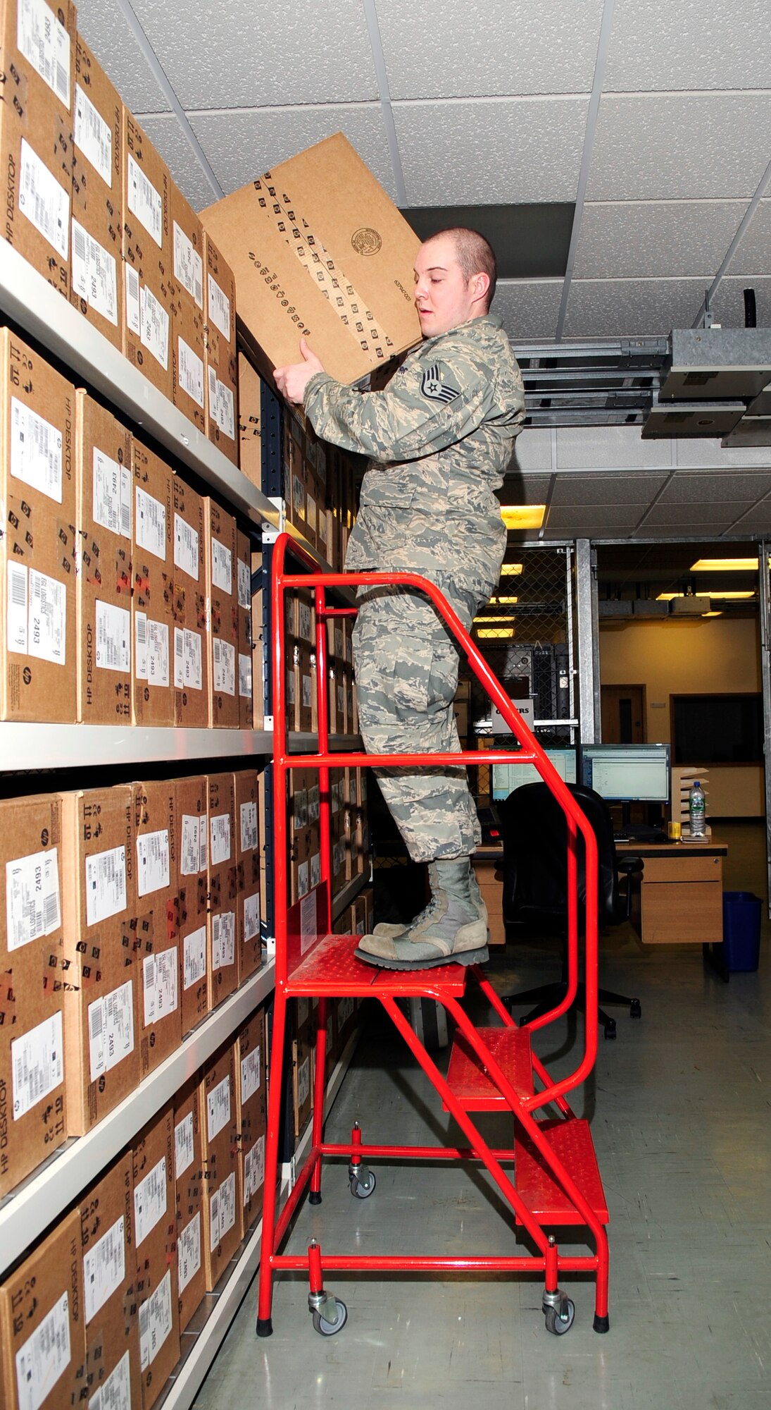 100th CS reboots team Mildenhall computers > Royal Air Force Mildenhall ...