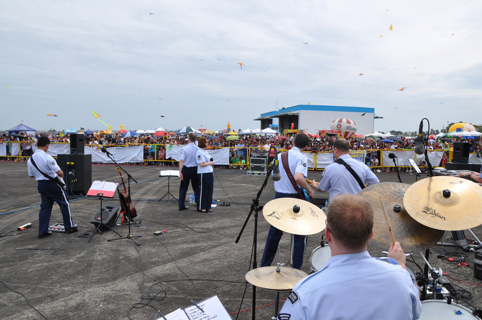 Air Force Band connects with Philippines' audiences > Air Force Bands ...