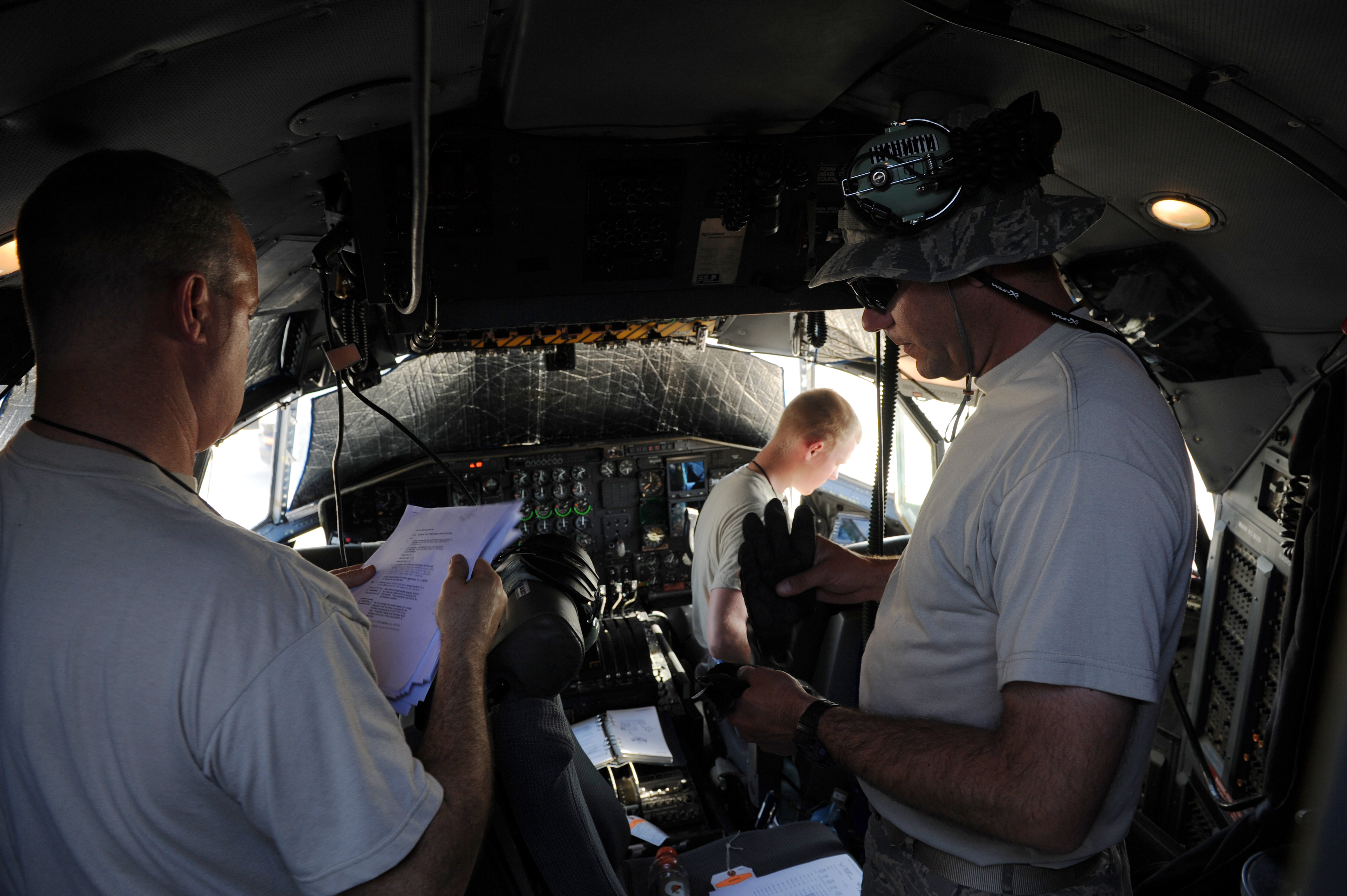 Minnesota Maintenance: Reservists power Herc check > Air Force Reserve ...