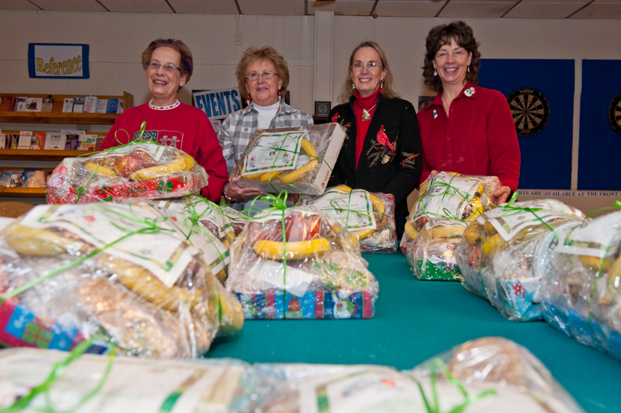 Eats and Treats: Singles receive some holiday cheer > Joint Base ...