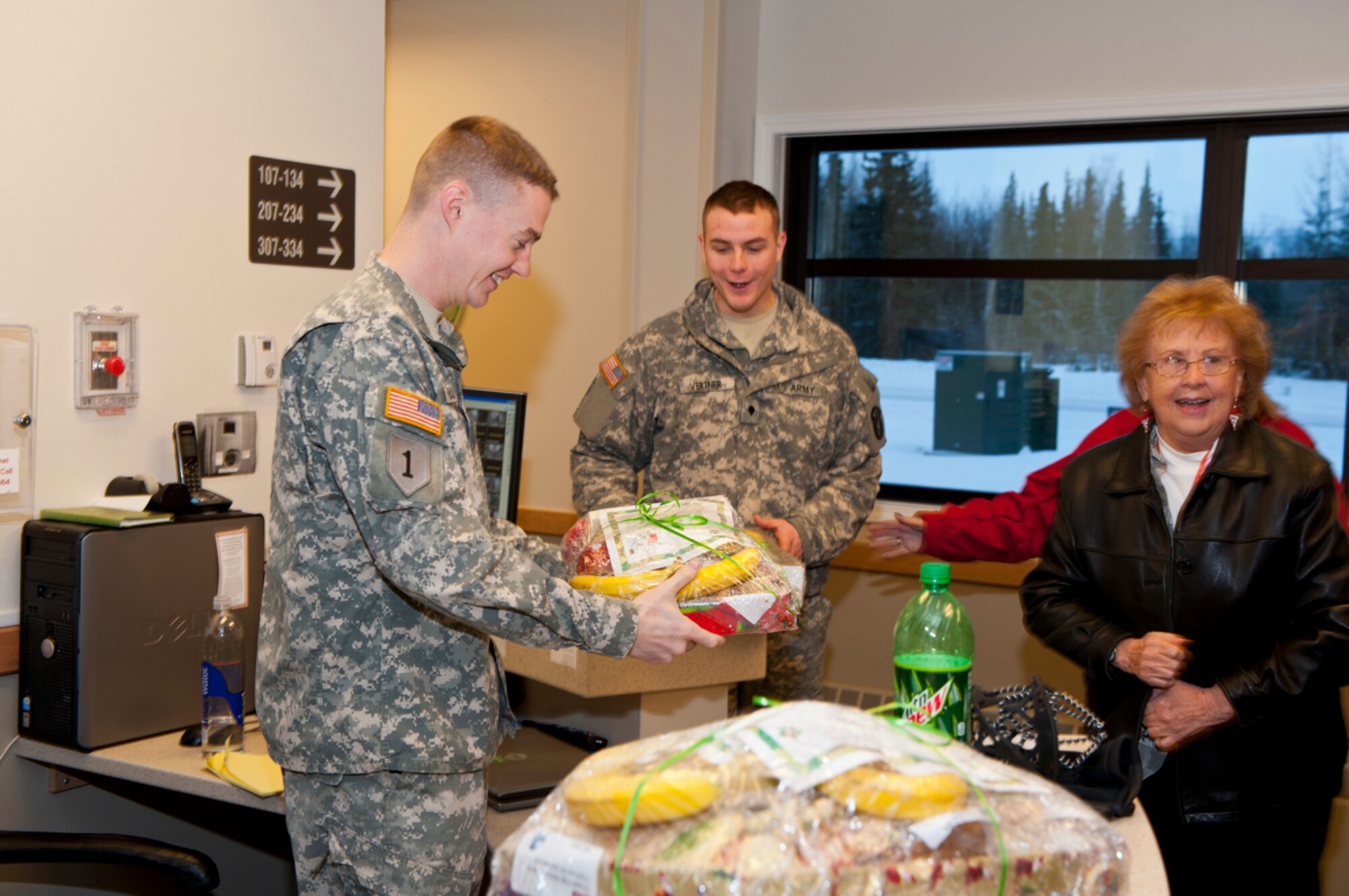Eats and Treats: Singles receive some holiday cheer > Joint Base ...