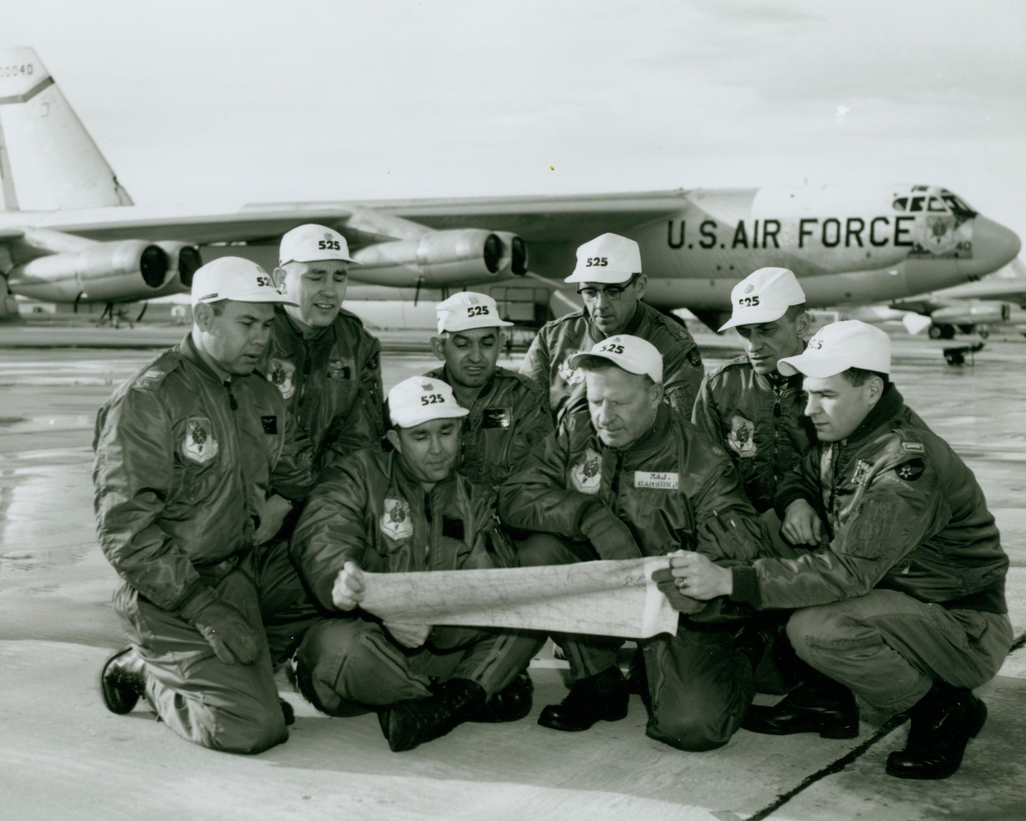 Record long-range bomber flight turns 50 > Air Force > Article Display