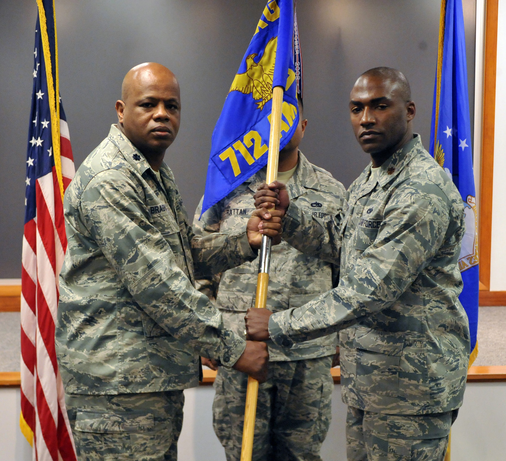 712th AMXS welcomes new commander > 512th Airlift Wing > Article Display