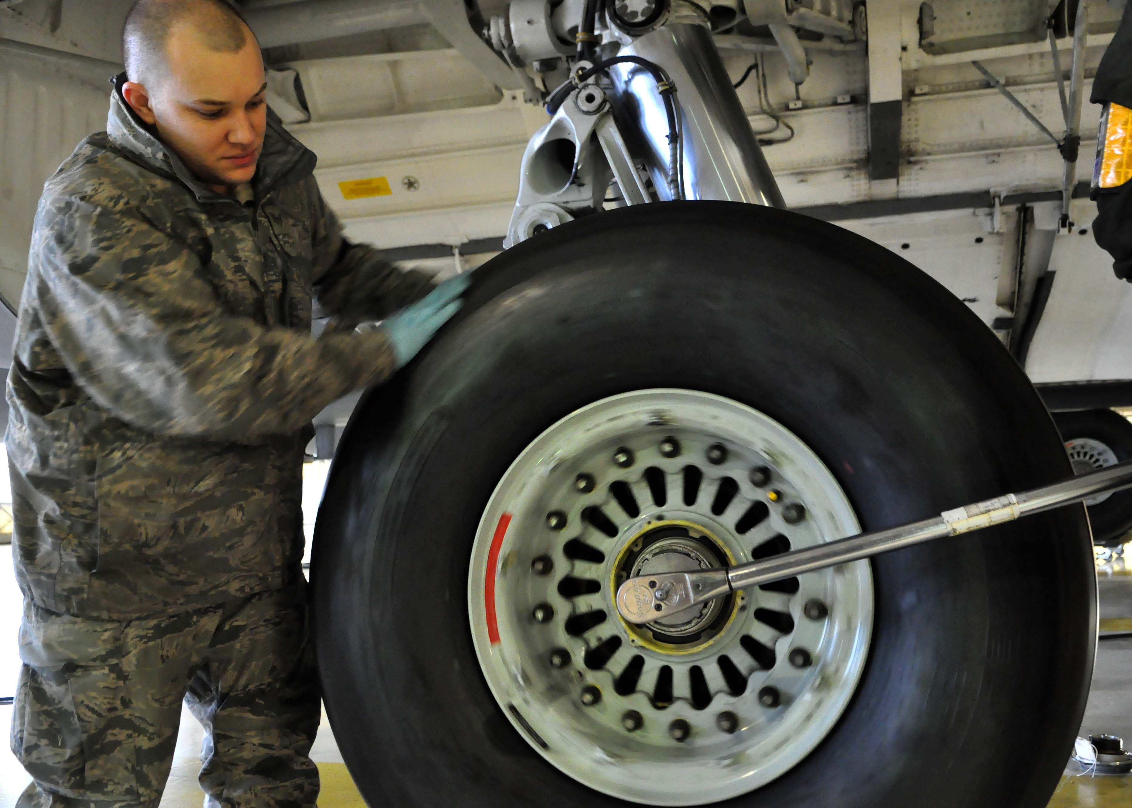 Photos: Maintainers keep wheels turning > Air Mobility Command ...