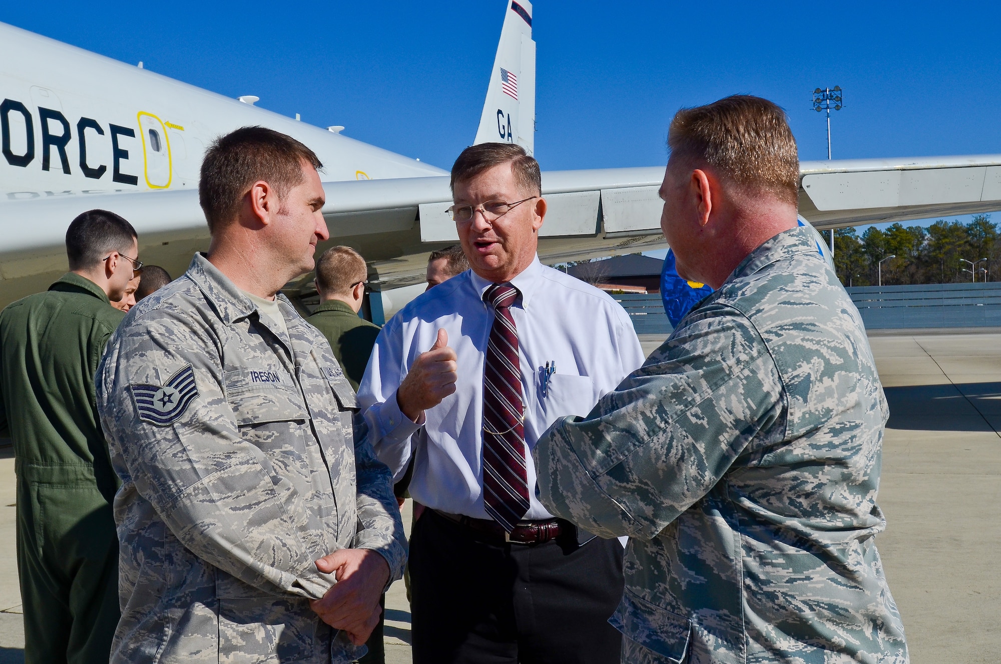 Vietnam War's top ace speaks at JSTARS annual awards banquet > Air ...