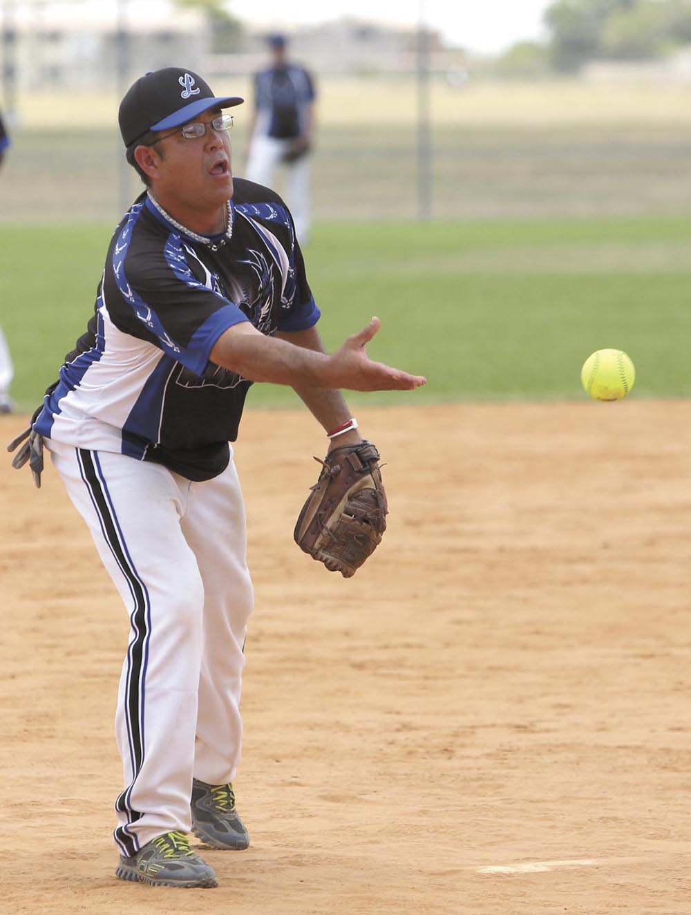 25-year softball veteran named Commander's Cup MVP > Joint Base San ...