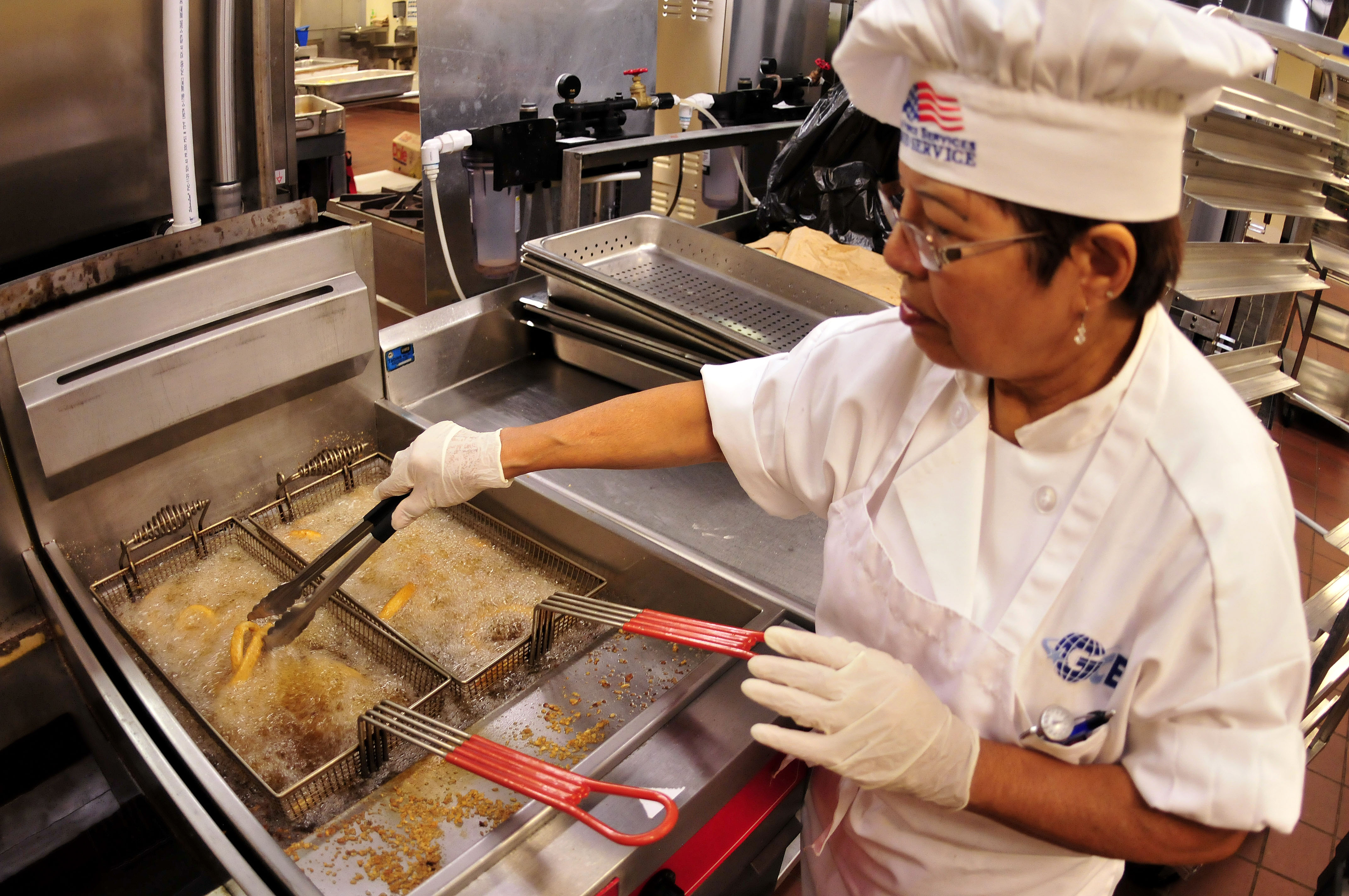 Duke Field dining facility wins AF honors > 919th Special Operations ...