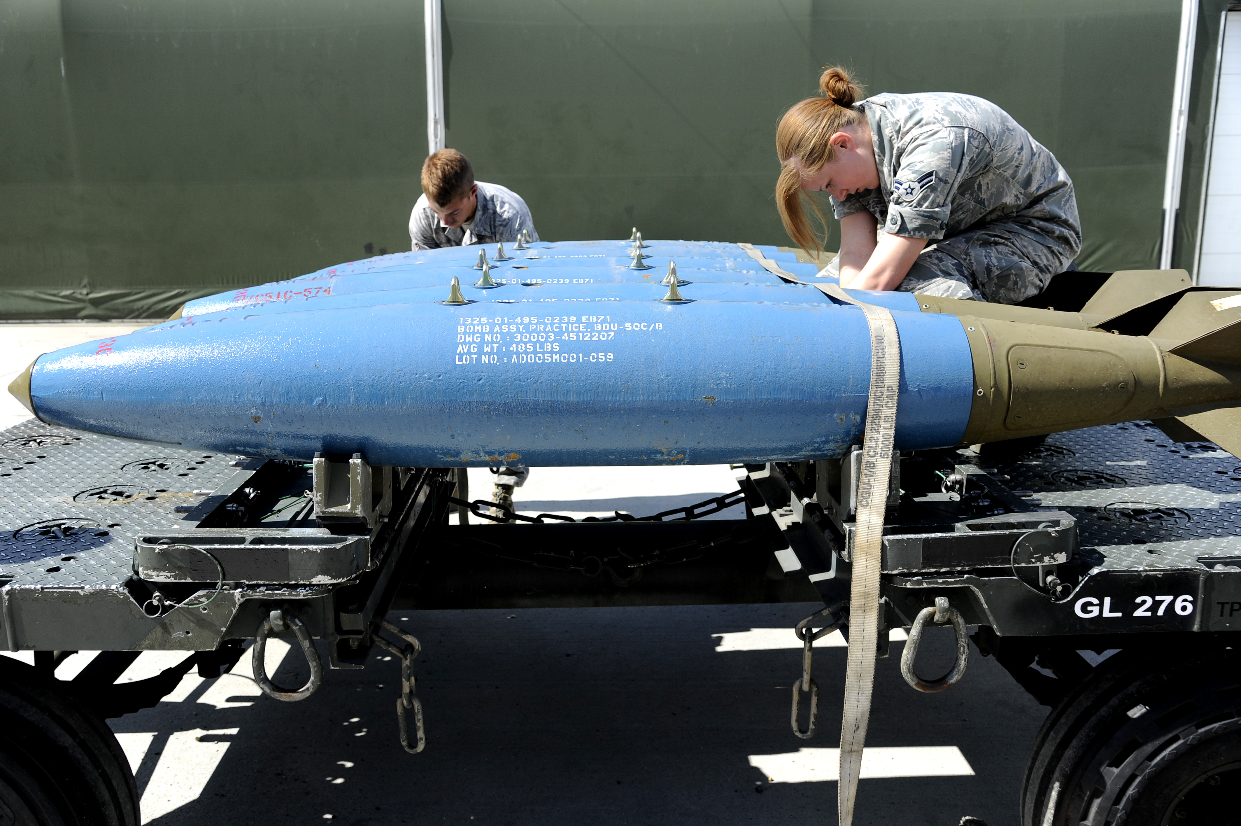 Munitions crew chiefs handle BDUs > Eielson Air Force Base > Display