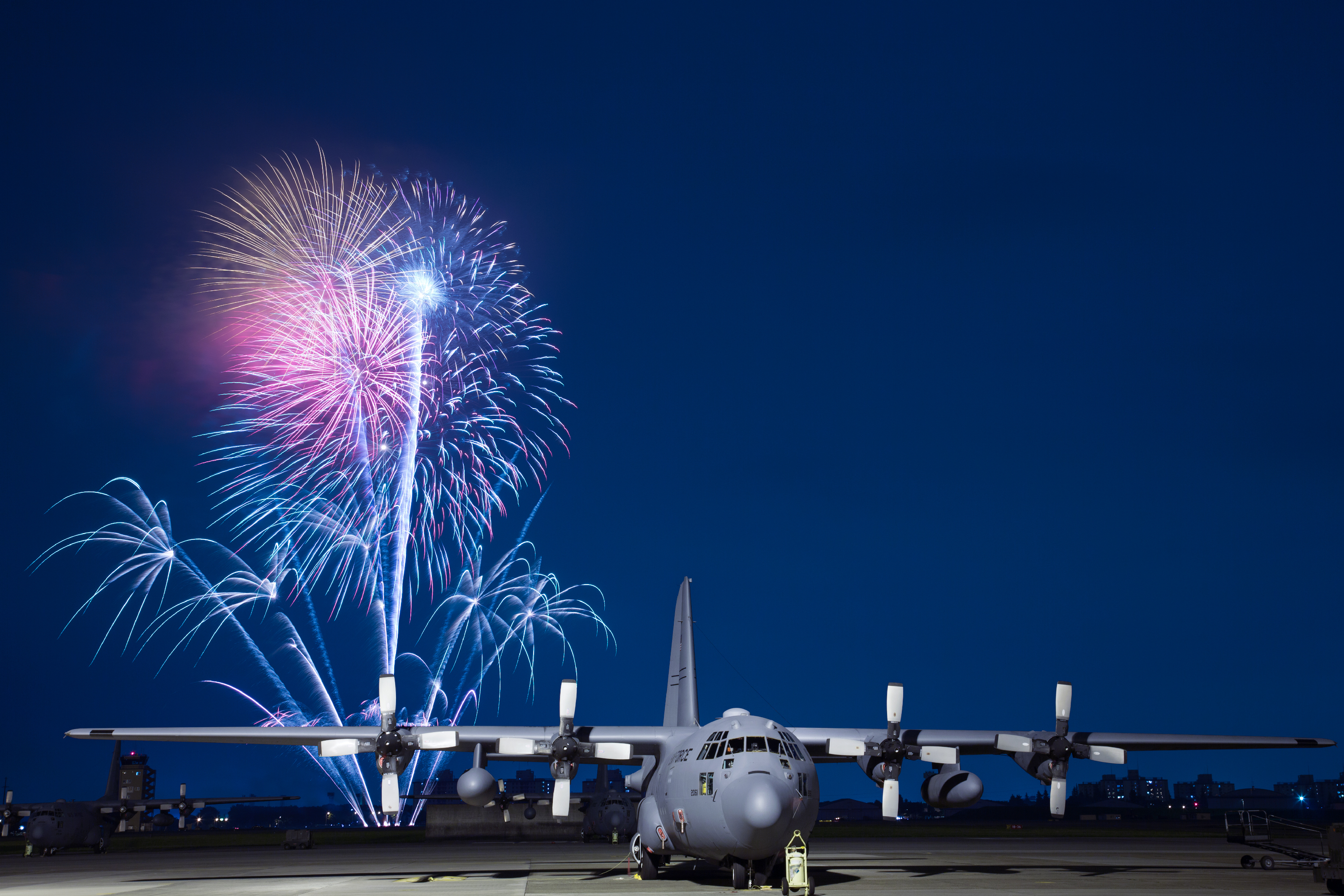 Yokota celebrates Independence Day with fireworks