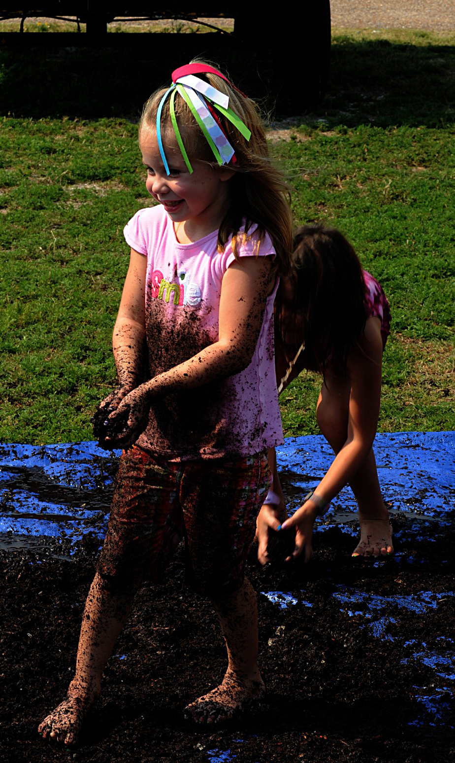 Kids get muddy during 'Backyard Safari' > Air Force Special Operations ...