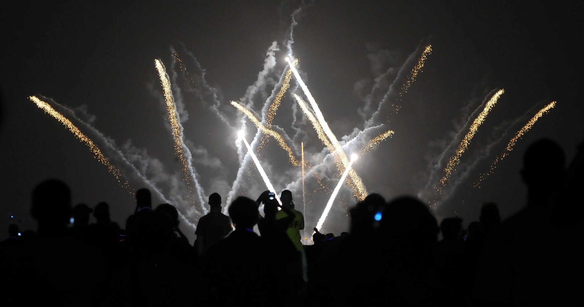 Team Osan celebrates Independence Day with fireworks > Osan Air Base ...