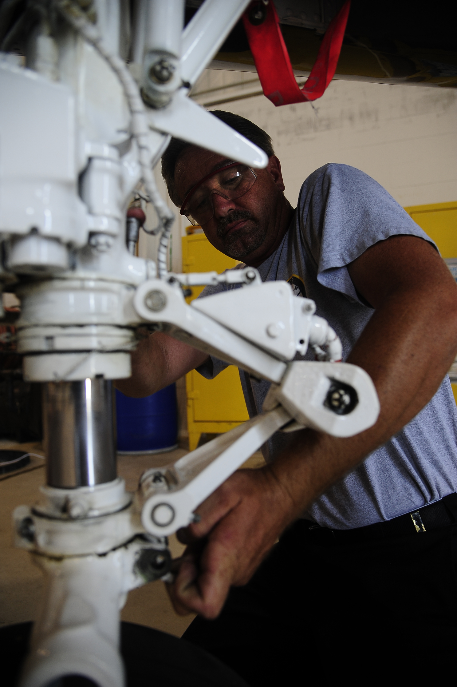 Talon postflight inspection keeps the sky safe > Whiteman Air Force ...