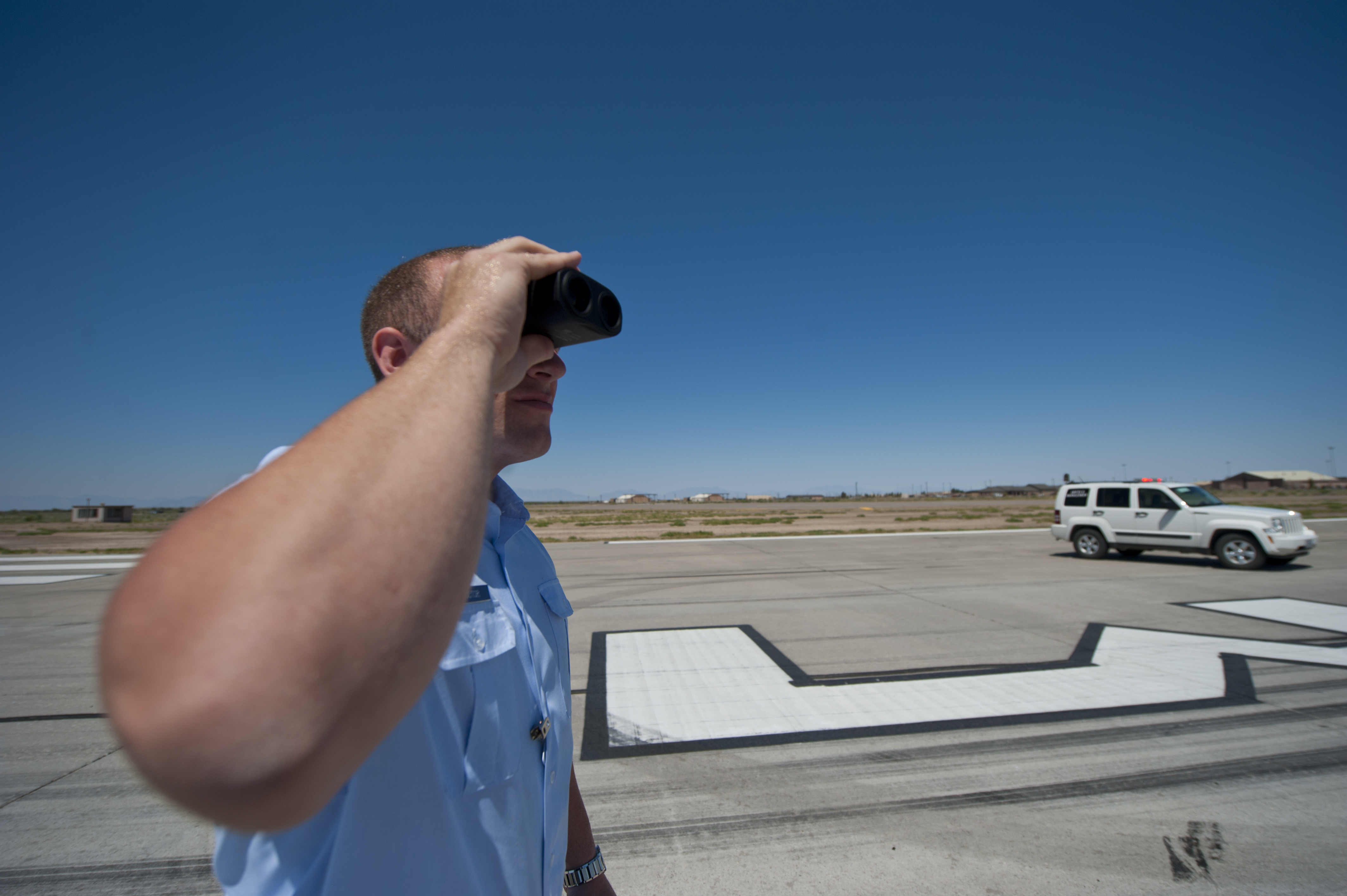 Airfield management: ready for anything > Holloman Air Force Base > Display