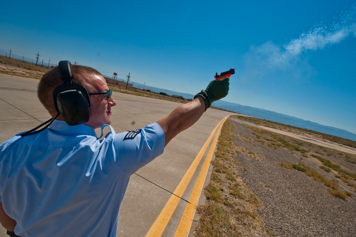 Airfield management: ready for anything > Holloman Air Force Base > Display