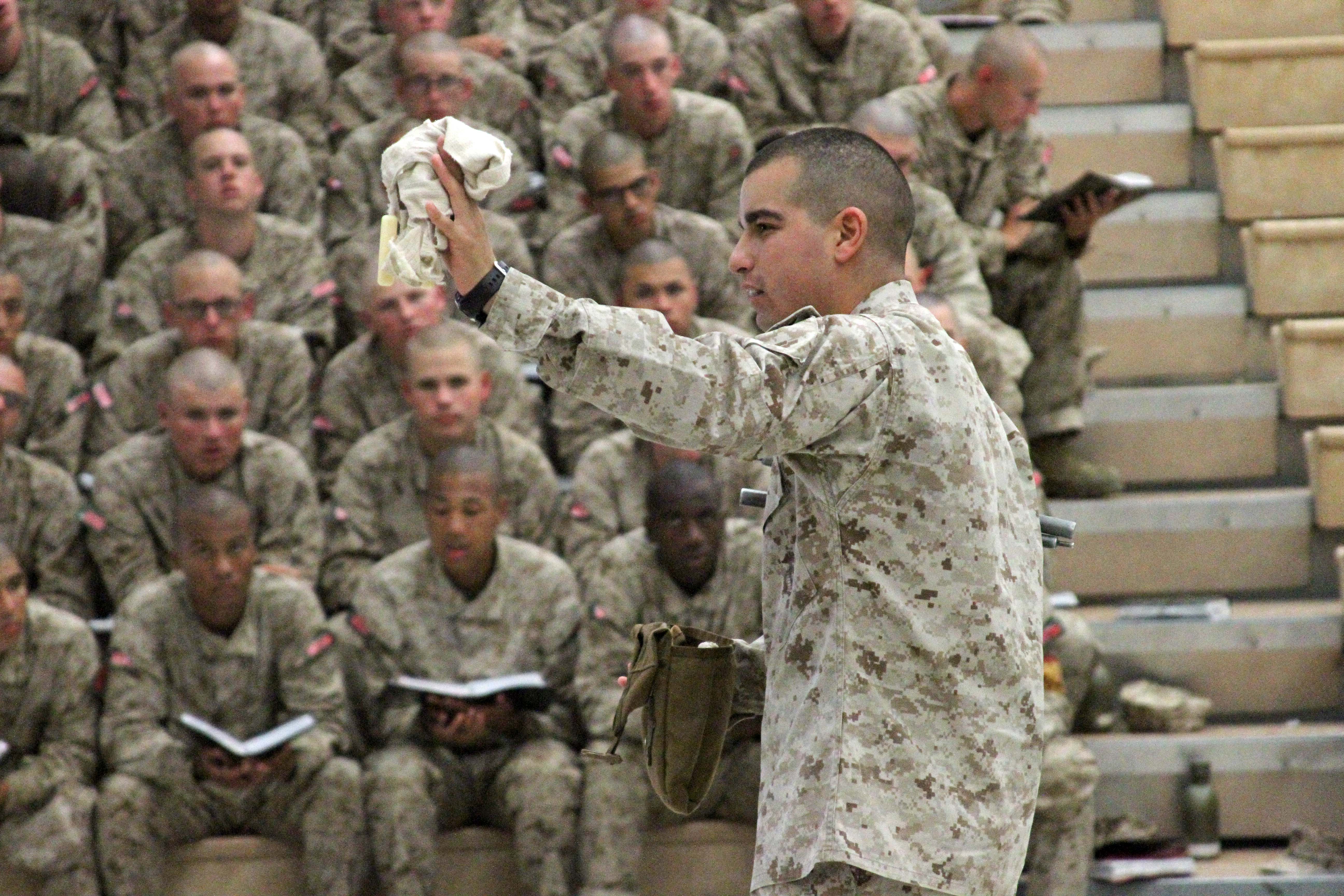 First aid knowledge helps keep Marines in the fight > Marine Corps ...