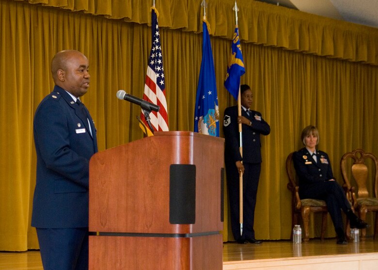 Comptroller Squadron welcomes new commander > Edwards Air Force Base > News