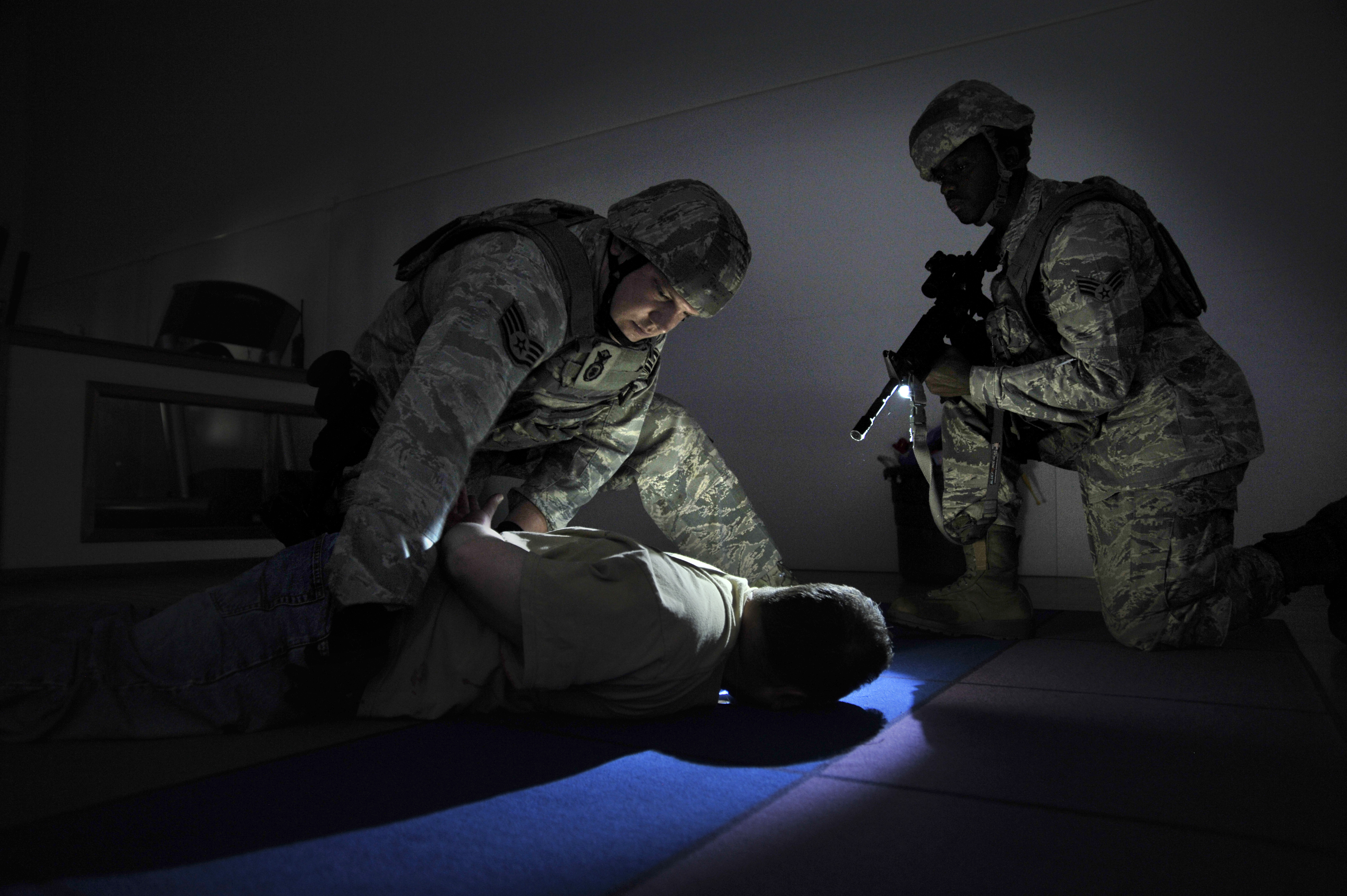 Active shooter exercise keeps wing on its toes > Pacific Air Forces ...