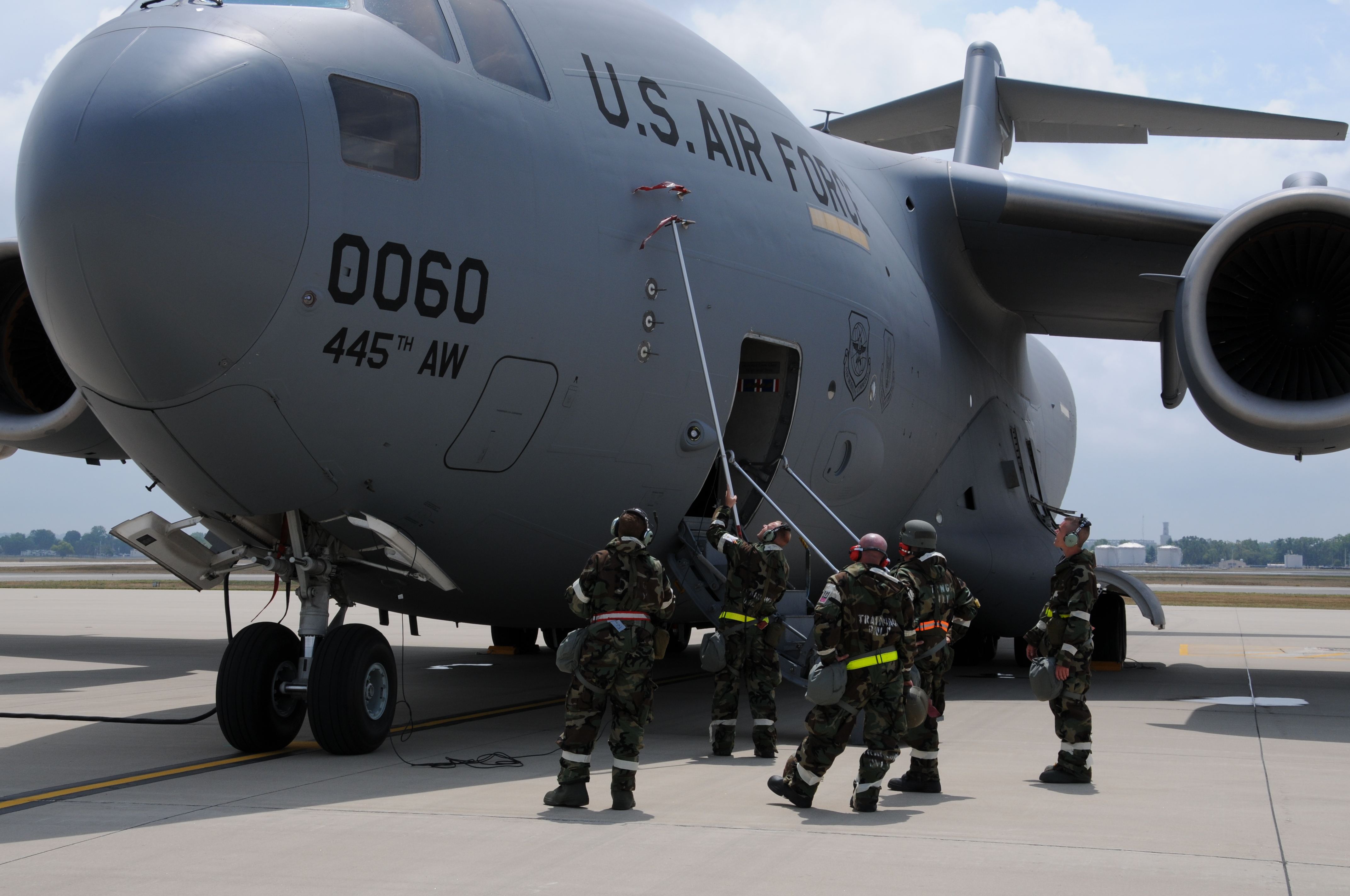 445th Airlift Wing conducts mass C-17 launch > Air Force Reserve ...