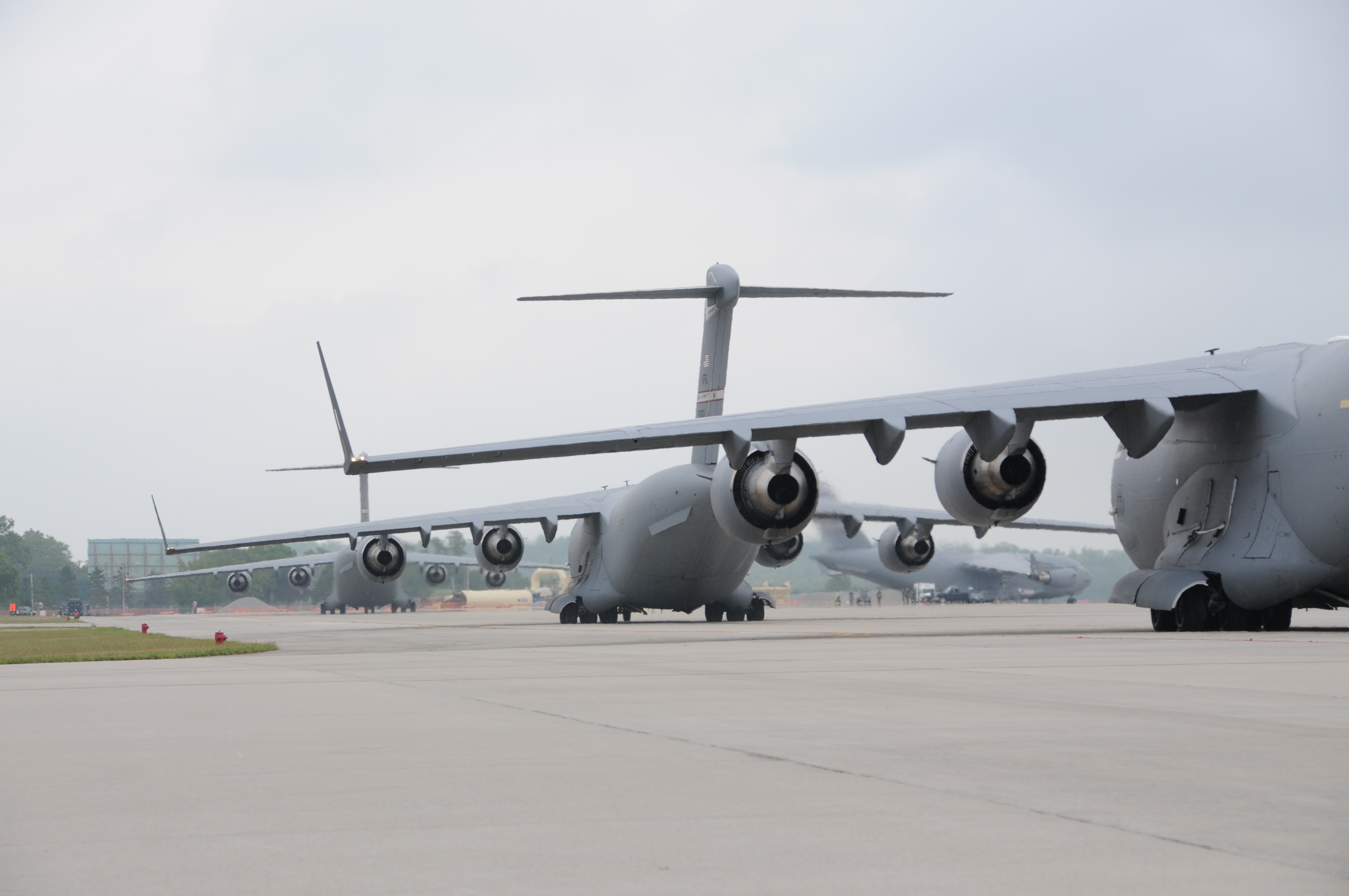 445th Airlift Wing conducts mass C-17 launch > Air Force Reserve ...