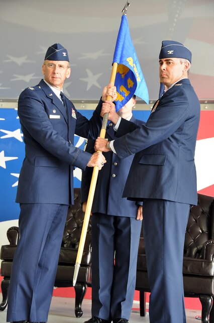 414th Fighter Group receives new commander > United States Marine Corps ...