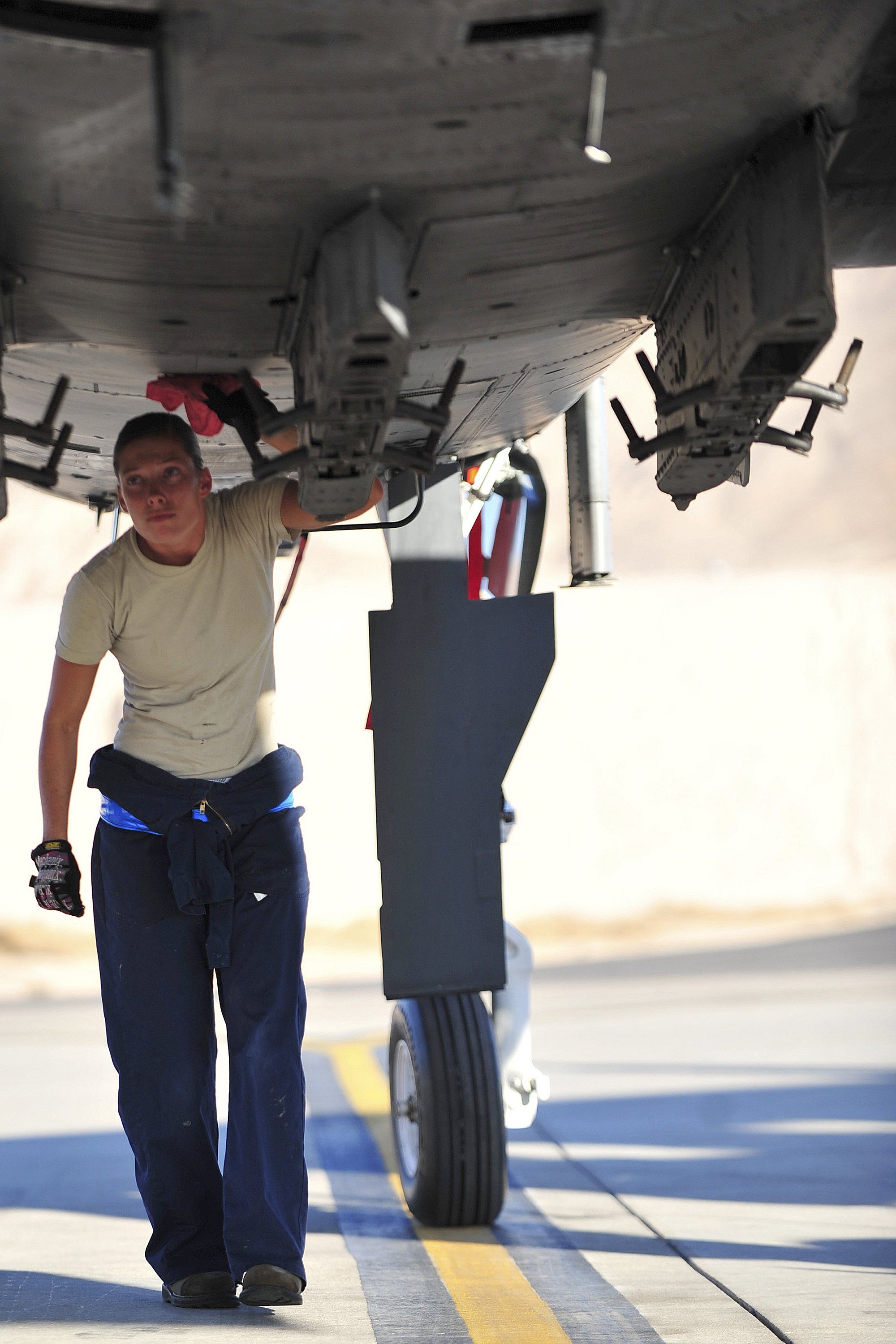 Red Flag: Female crew chief joins AF for new challenges > Moody Air ...