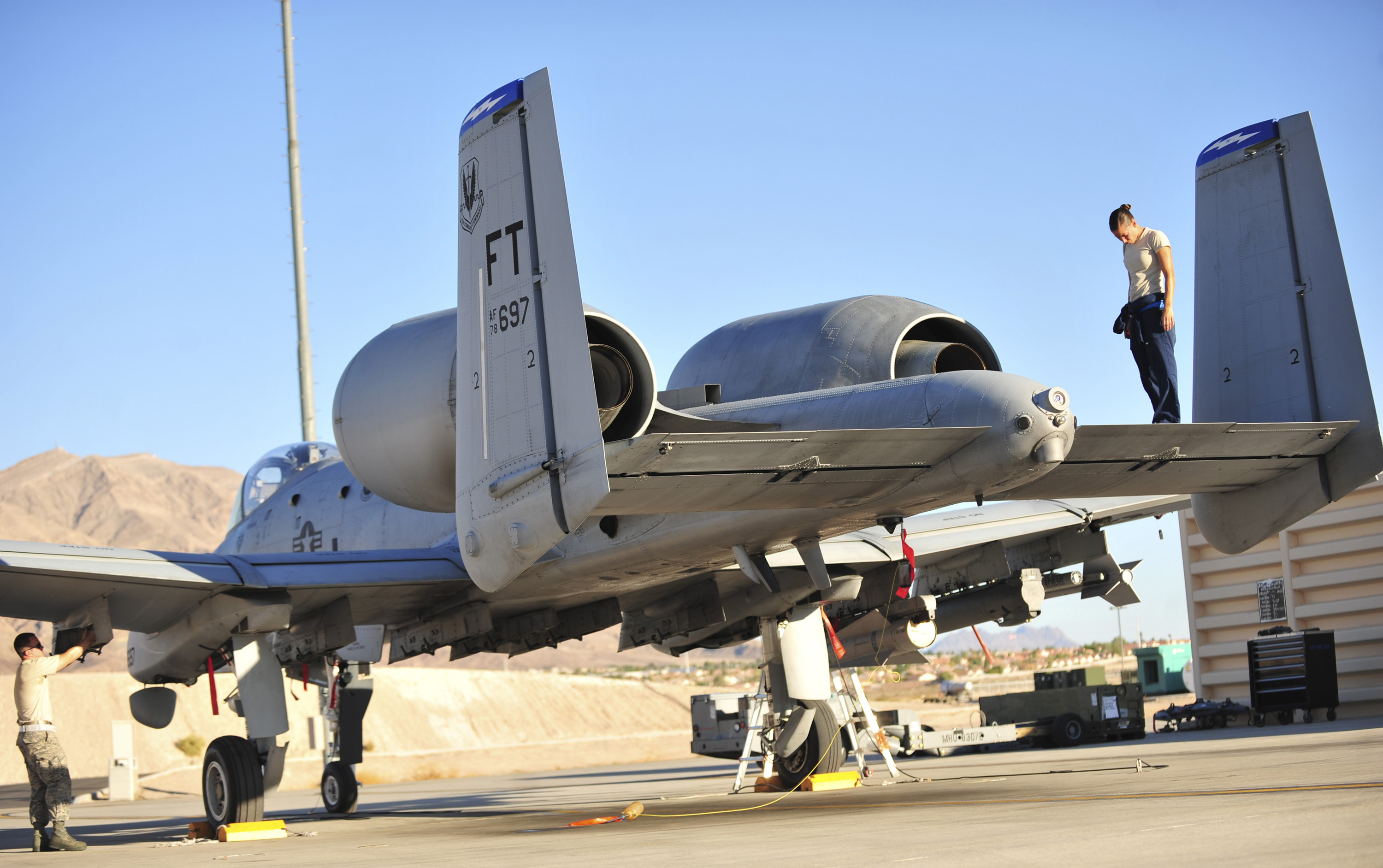 Feature - Red Flag: female crew chief joins AF for new challenges > Air ...