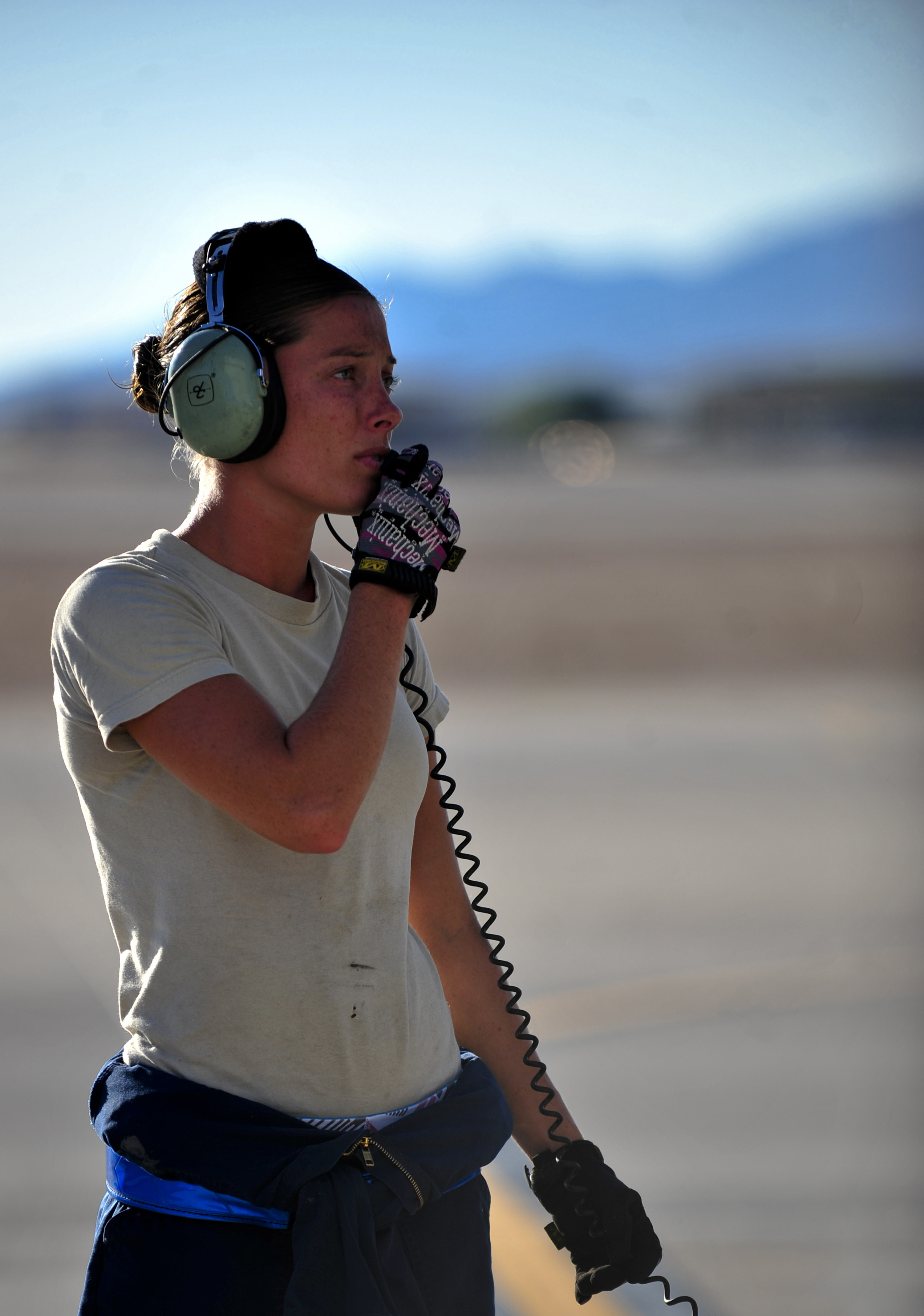 Feature - Red Flag: female crew chief joins AF for new challenges > Air ...