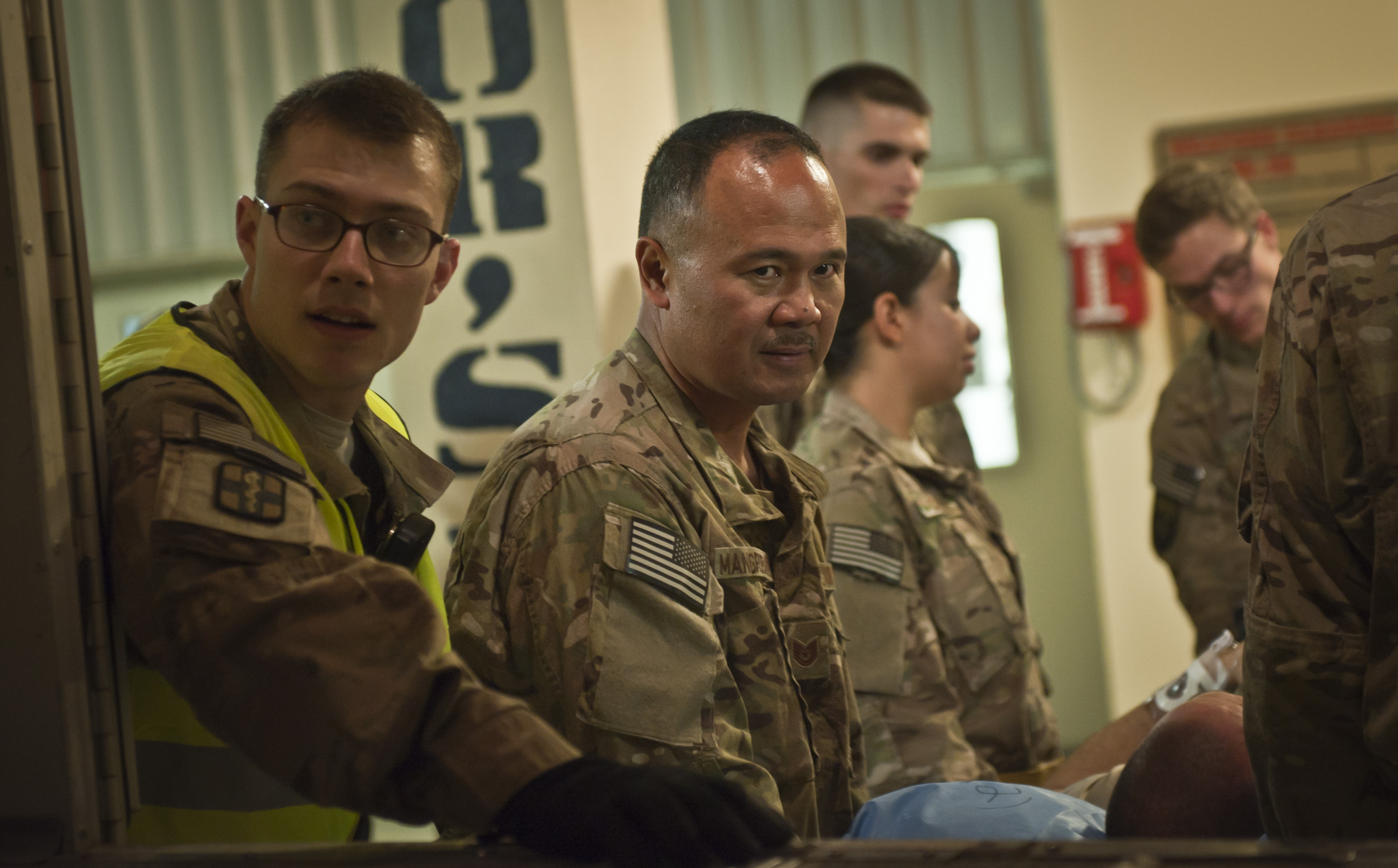 CASF: Staff, volunteers send heroes home > Air Force > Article Display