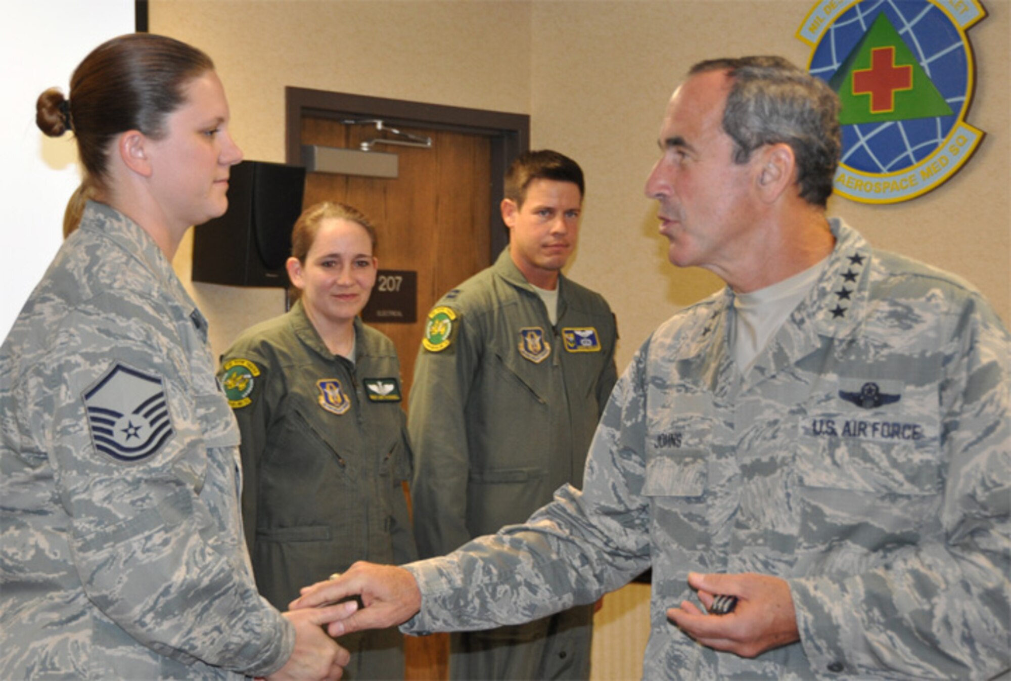 AMC commander visits 916th > 916th Air Refueling Wing > Article Display