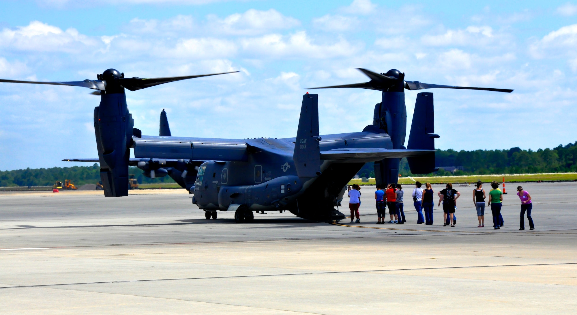 Families take flight during Commando Spouse Day > Hurlburt Field ...