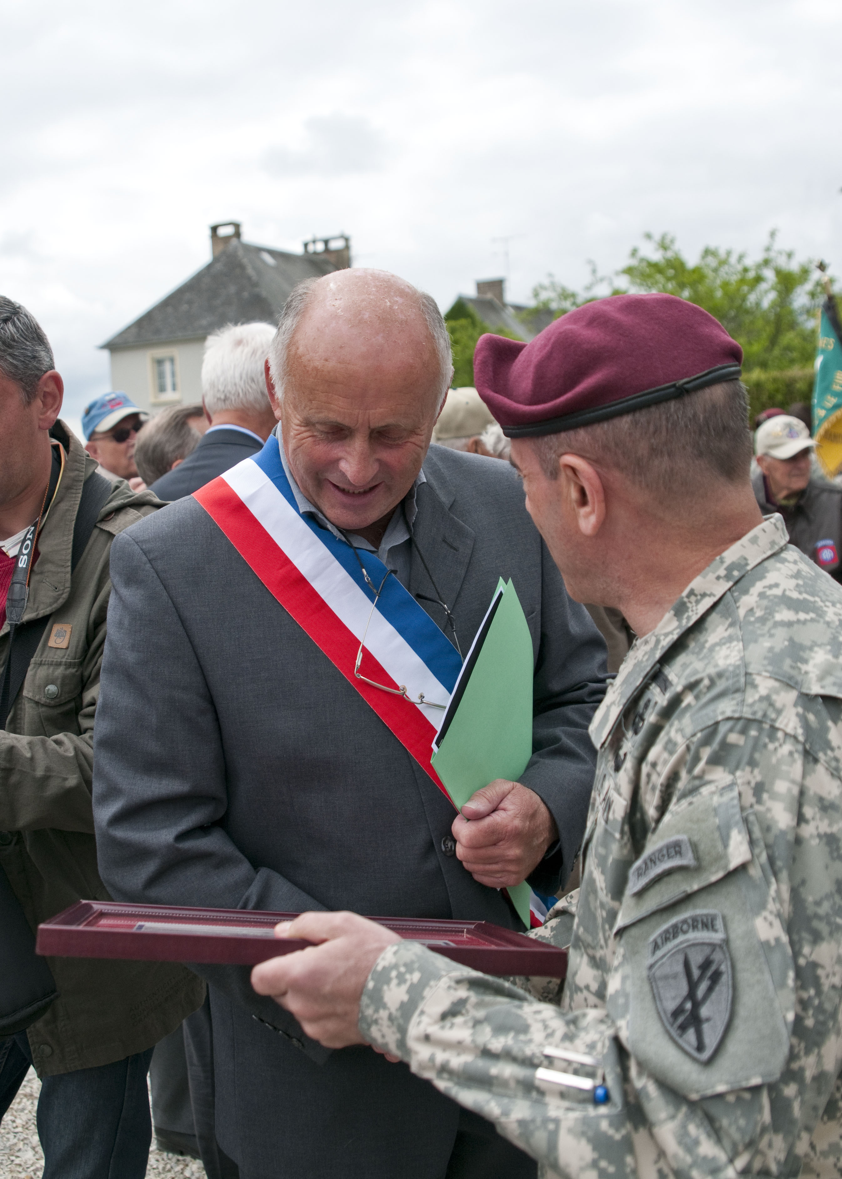 U.S. Army Maj. Gen. Jeffrey Jacobs, commanding general of the U.S. Army ...