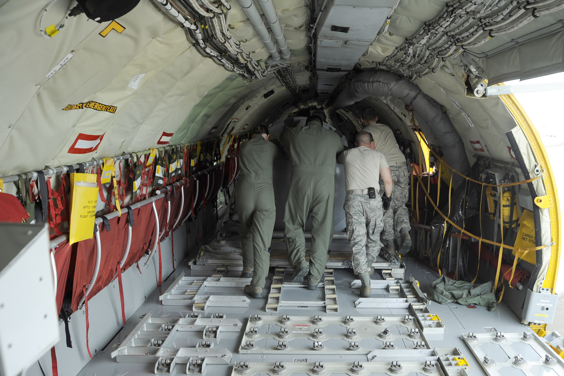 Swapping out cargo for deployment > 127th Wing > Article Display