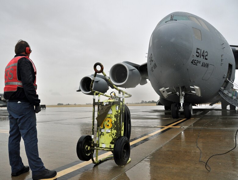 Follow me: Transient alert team helps aircraft in transit > Travis Air ...