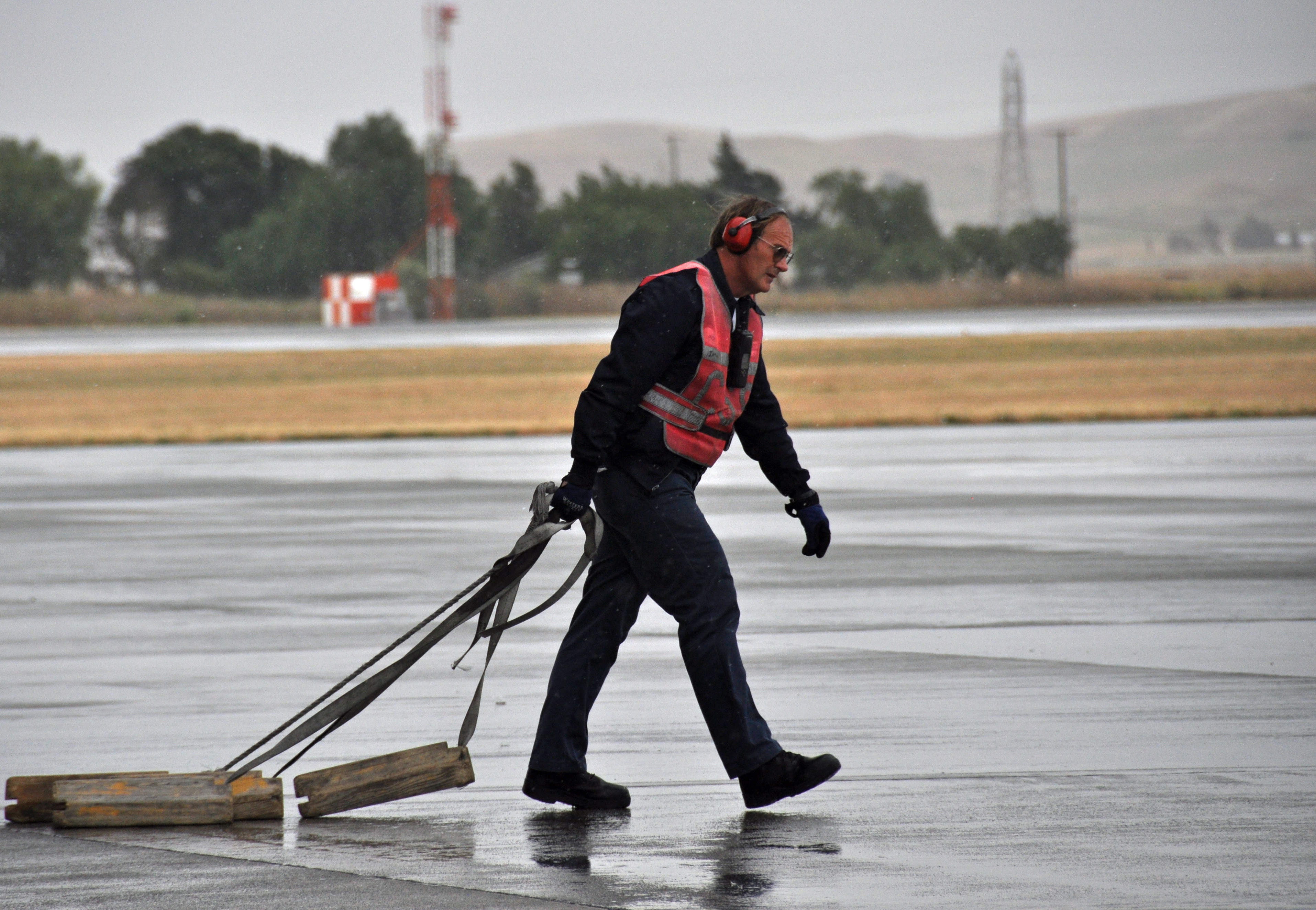 Follow me: Transient alert team helps aircraft in transit > Air ...