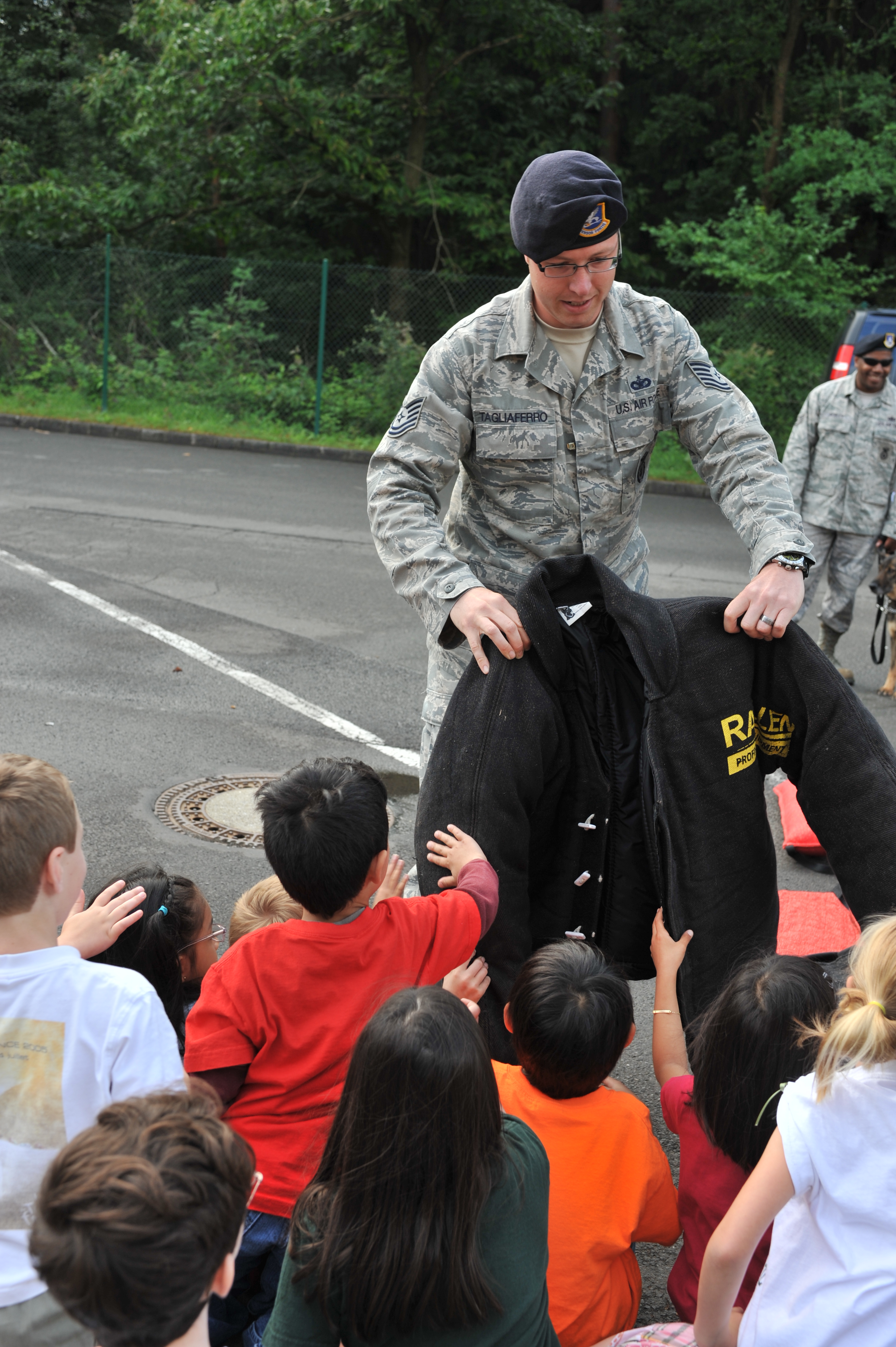 Elementary students 'bug-out' from school > Ramstein Air Base > Article ...