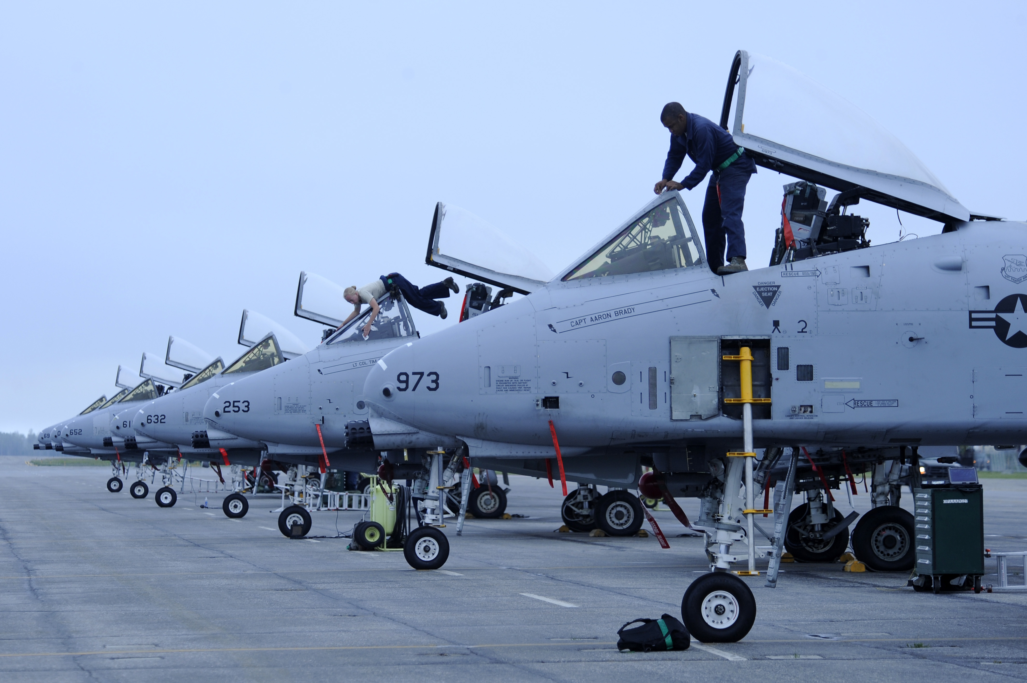 F-35 Boarding Ladder : r/interestingasfuck