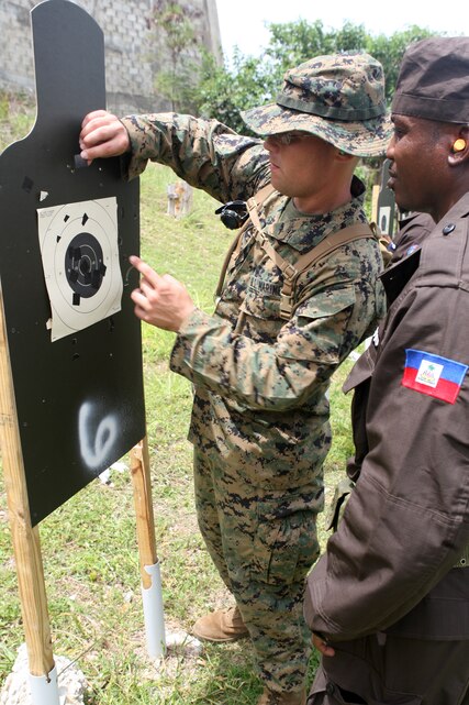 Training the trainer: Reserve Marines share proven tactics with ...