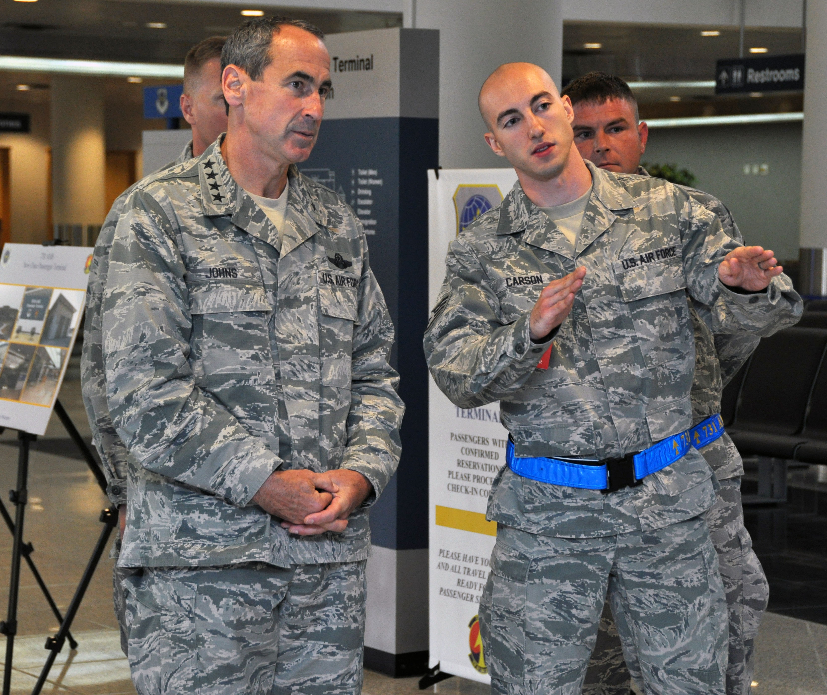 AMC commander visits 731st AMS > Osan Air Base > Article Display