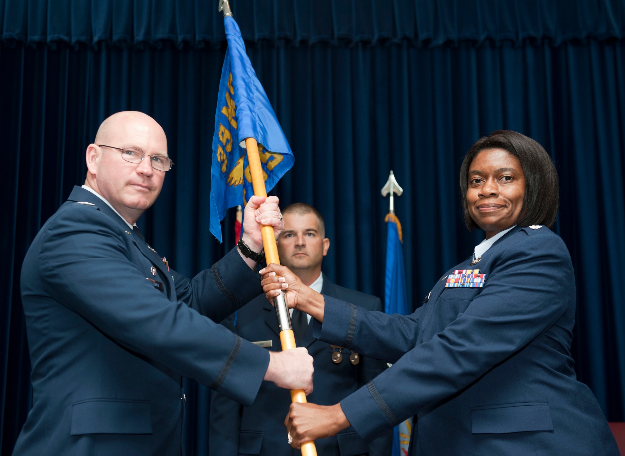 39th FSS welcomes new commander > Incirlik Air Base > Article Display