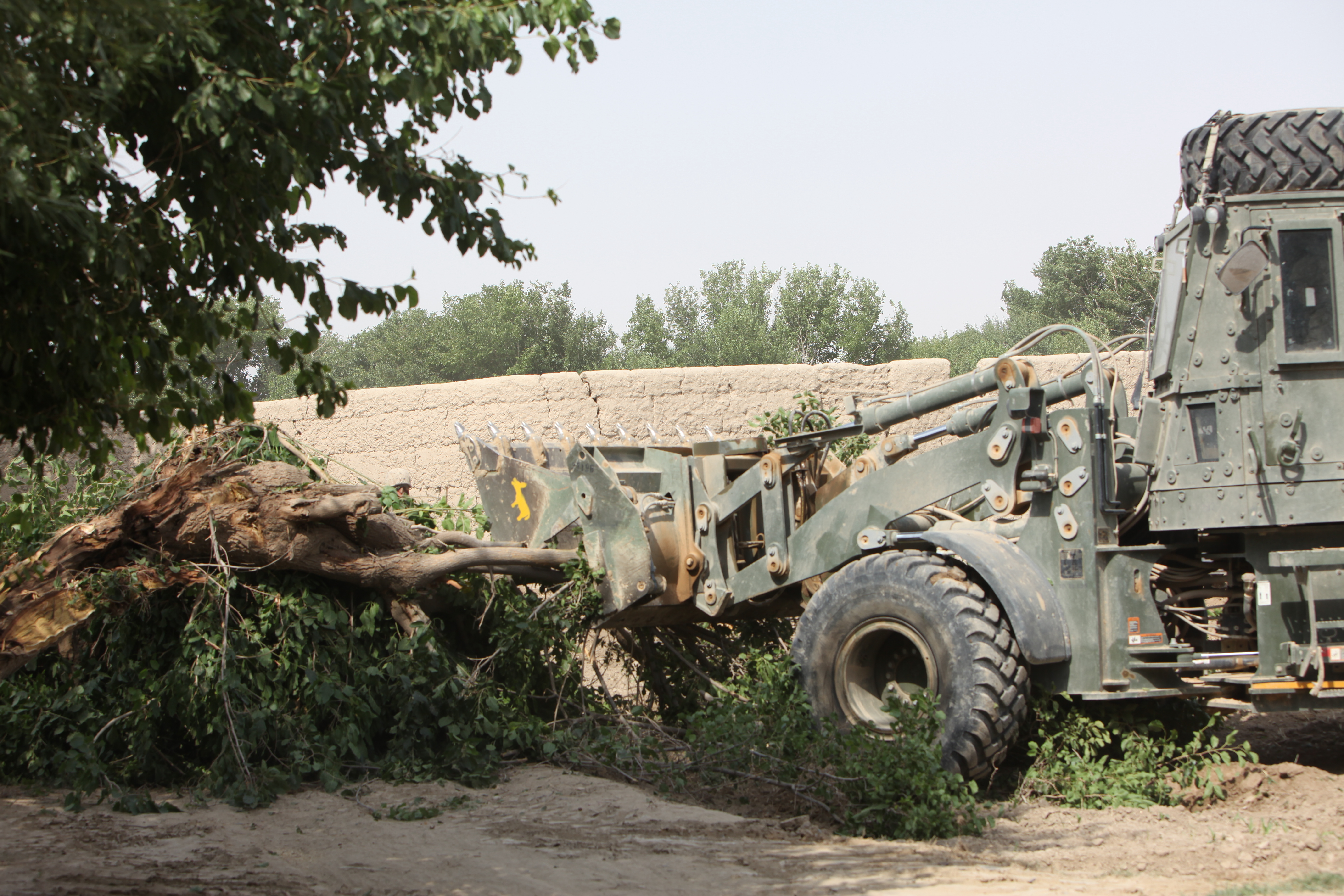 Marine Engineers build outpost for special operations forces > 1st ...