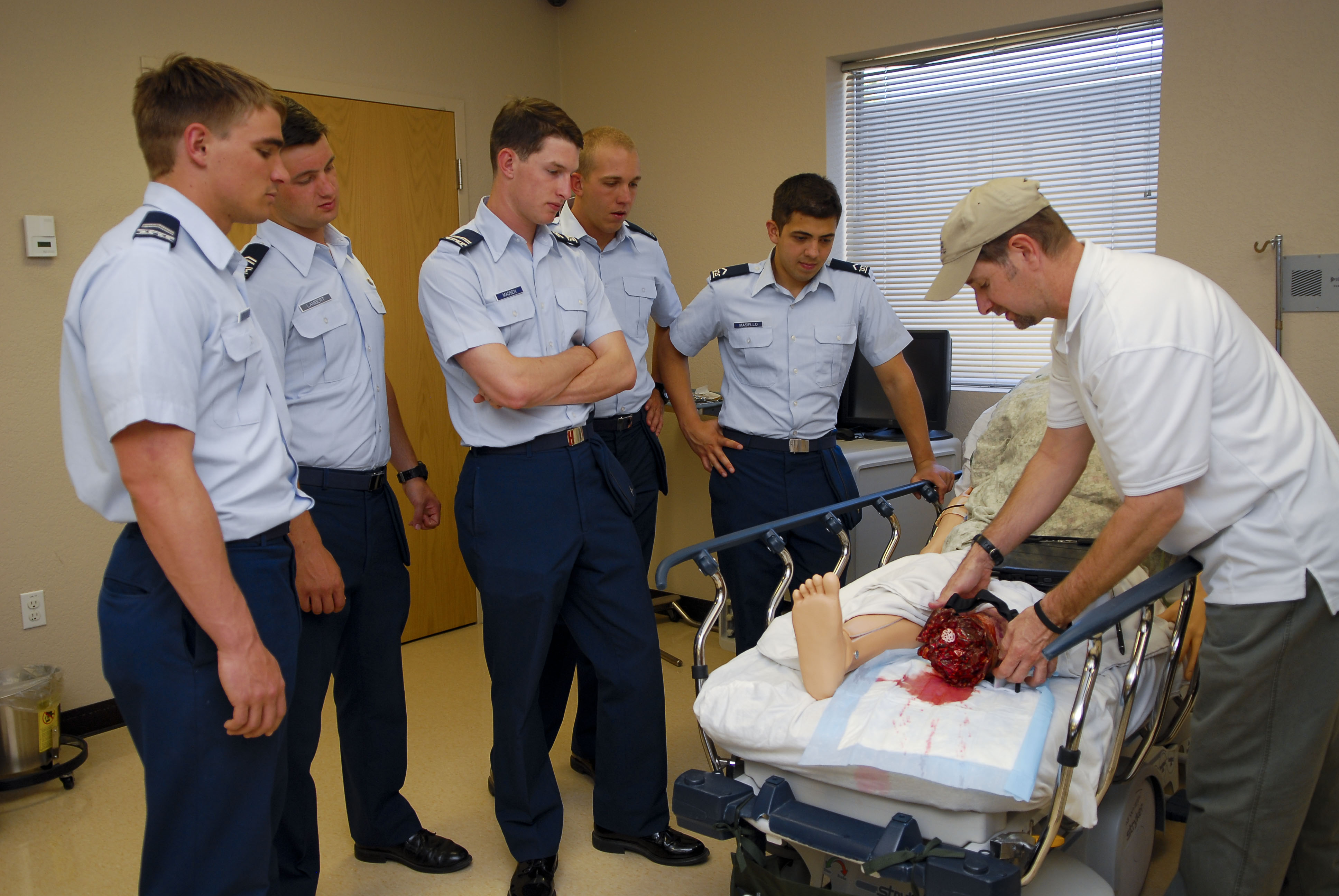 Academy cadets learn operational AF ropes > Luke Air Force Base ...
