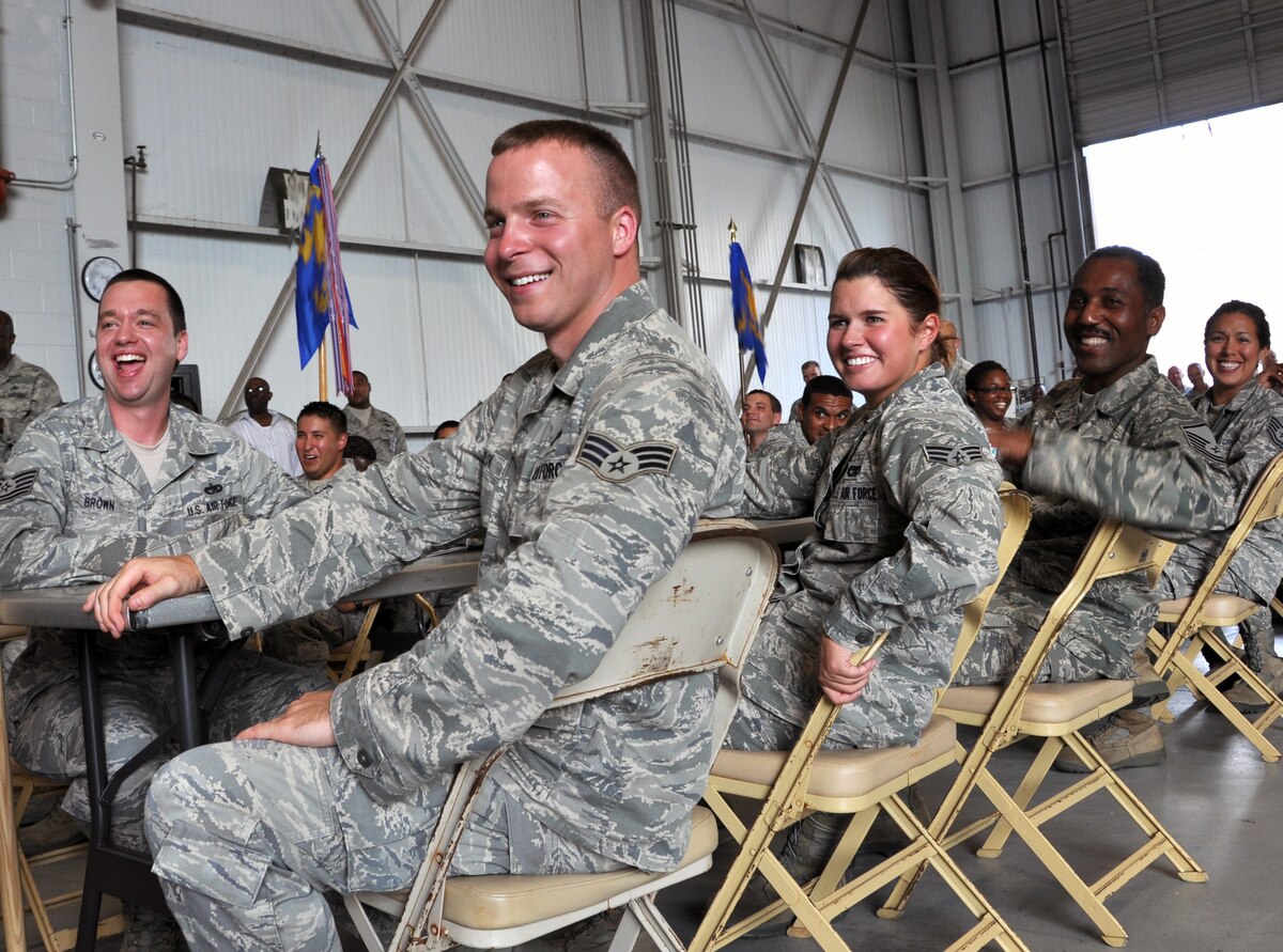 Aerial Porters separate the Dawgs from the pups > Air Force Reserve ...