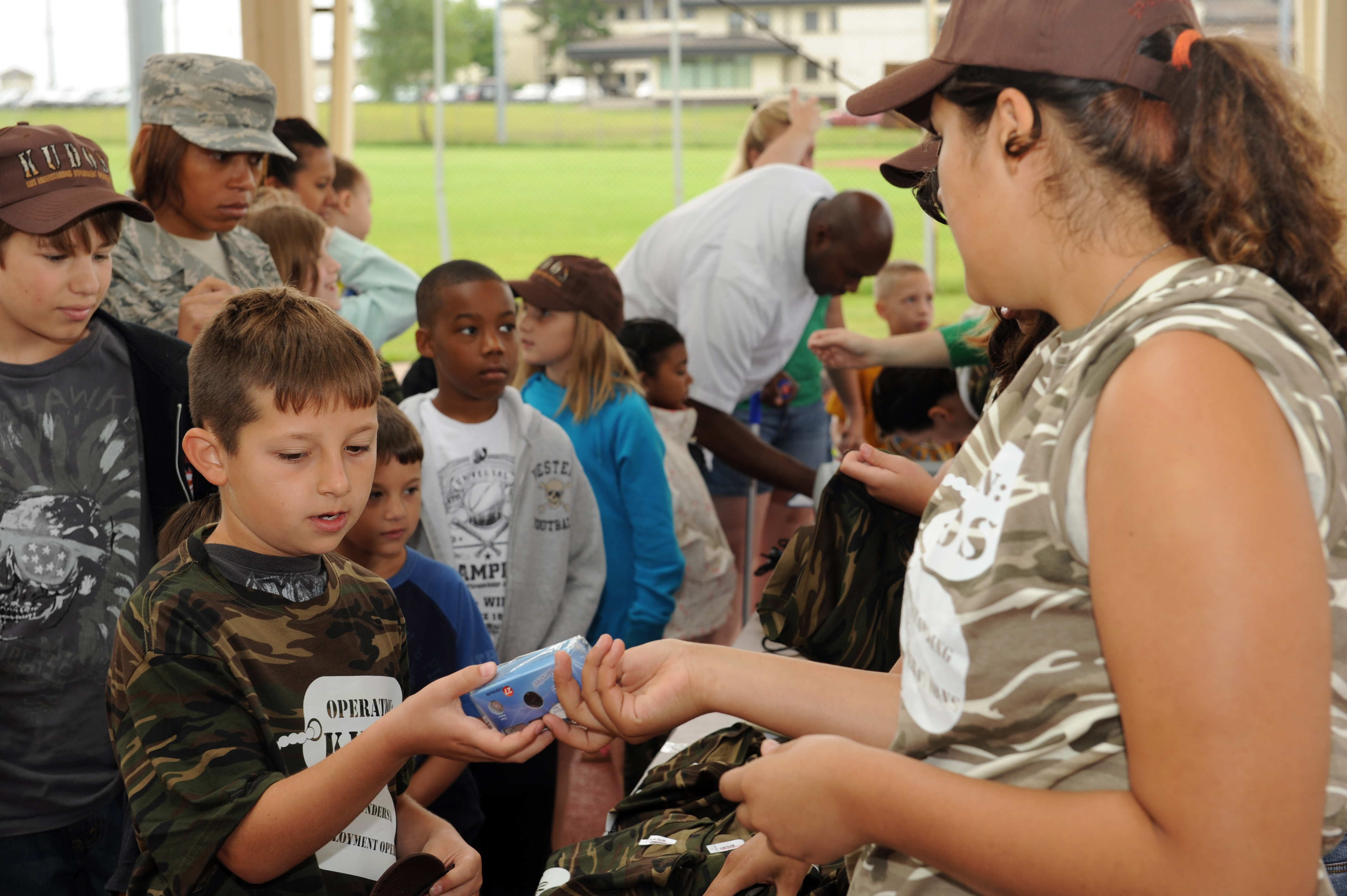 Children work together during deployment day > U.S. Air Forces in ...