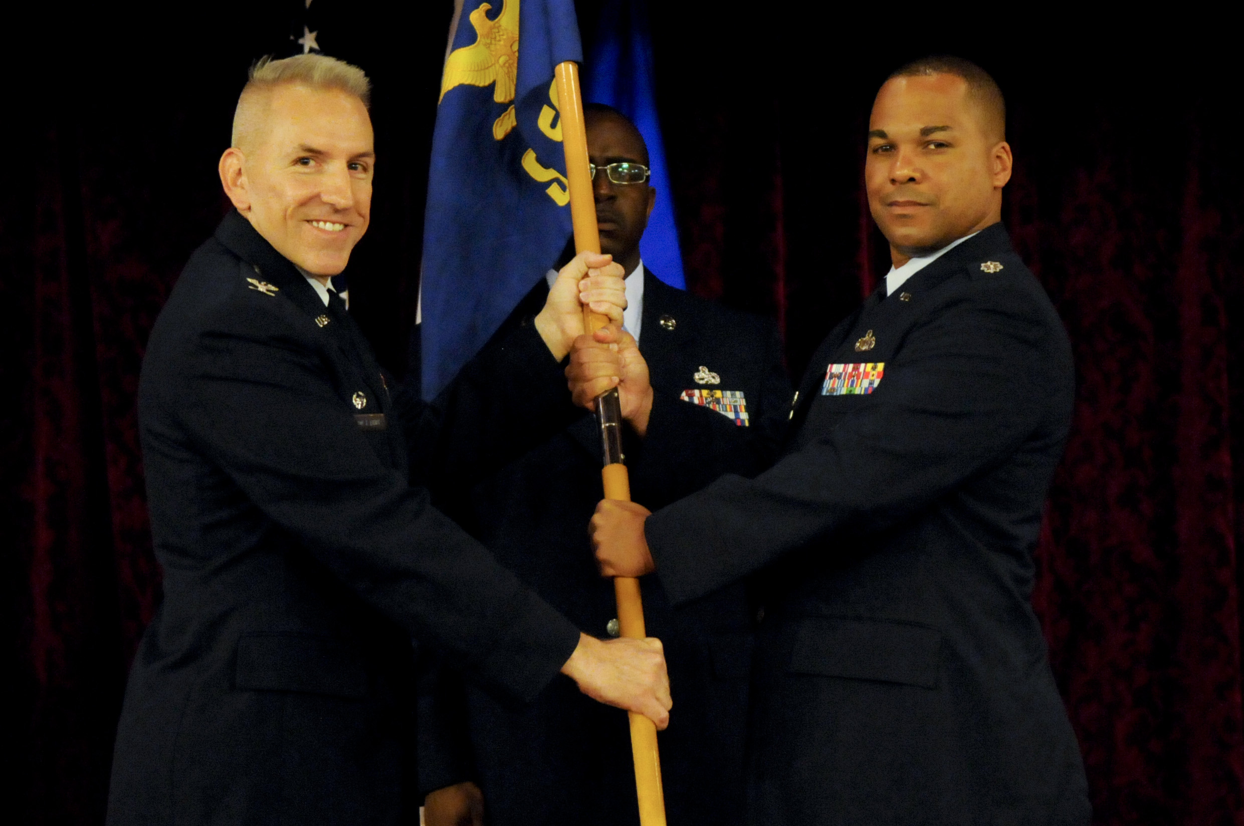 18th SFS hails new commander > Kadena Air Base > Article Display
