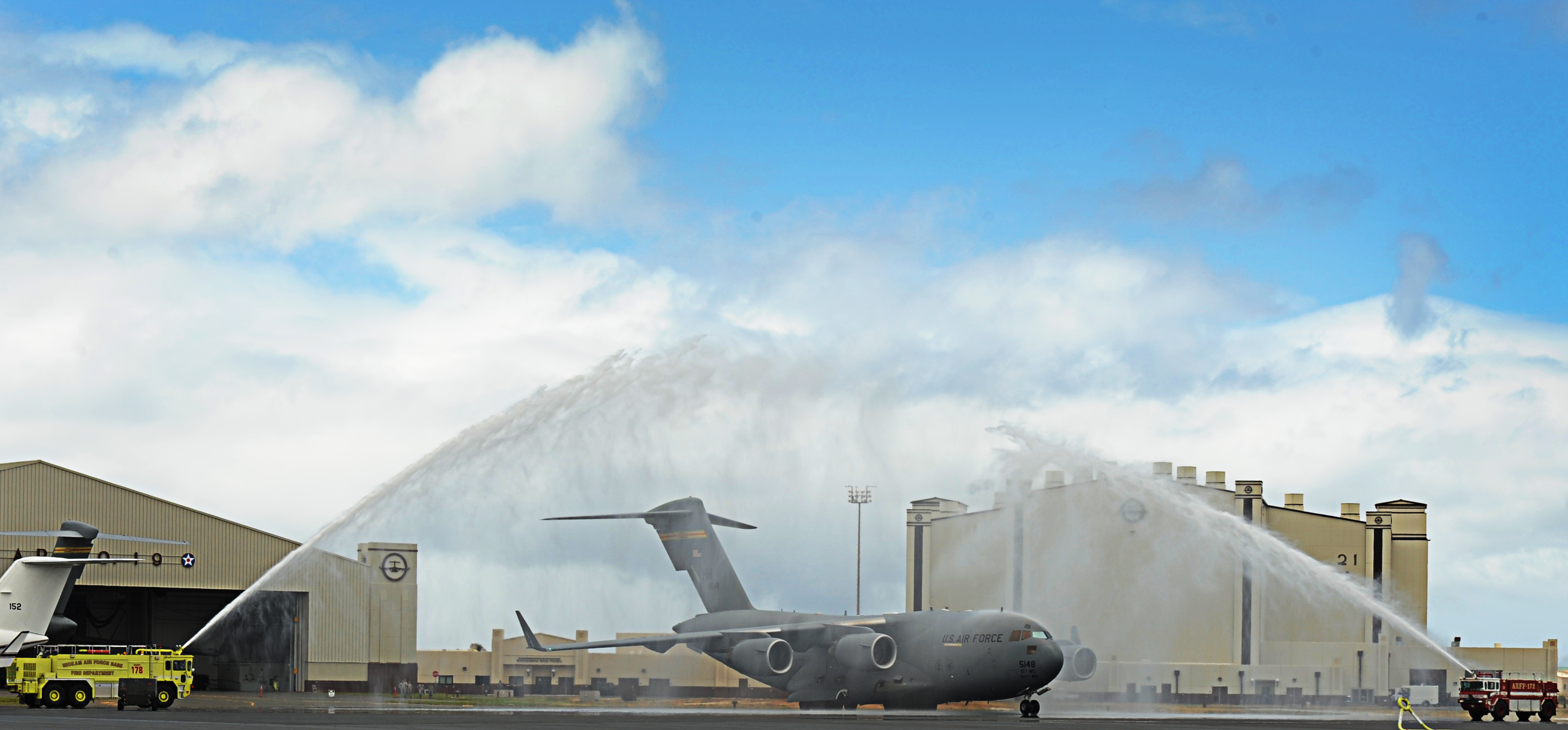 15 WG commander completes fini-flight at JBPHH > 15th Wing > Article ...