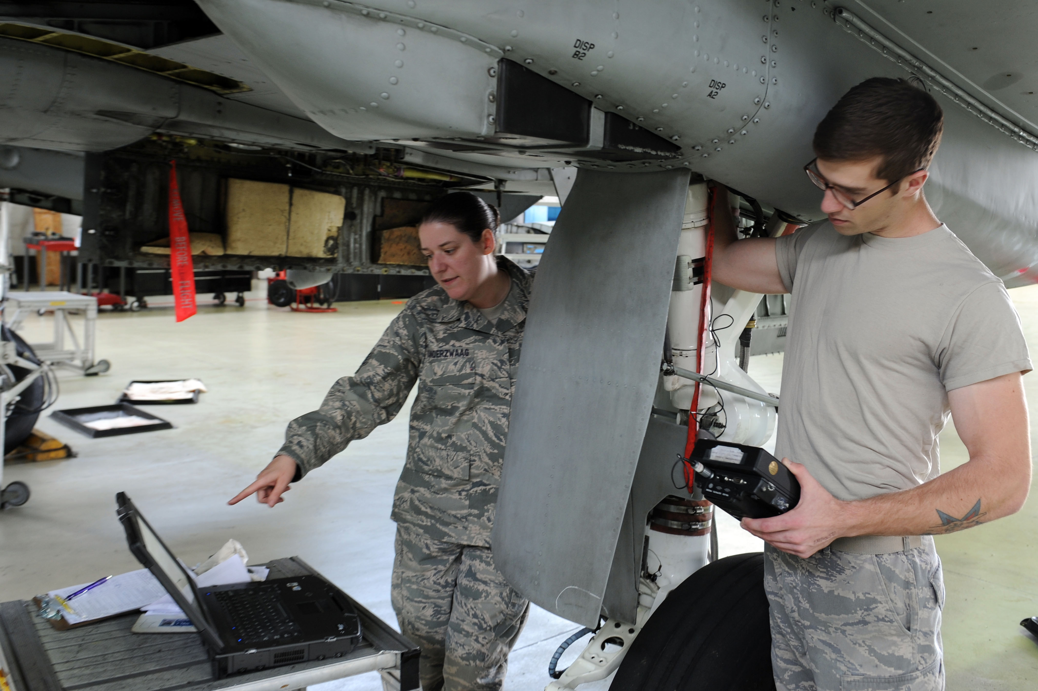 52nd EMS ensure safe aircraft > Spangdahlem Air Base > Article Display