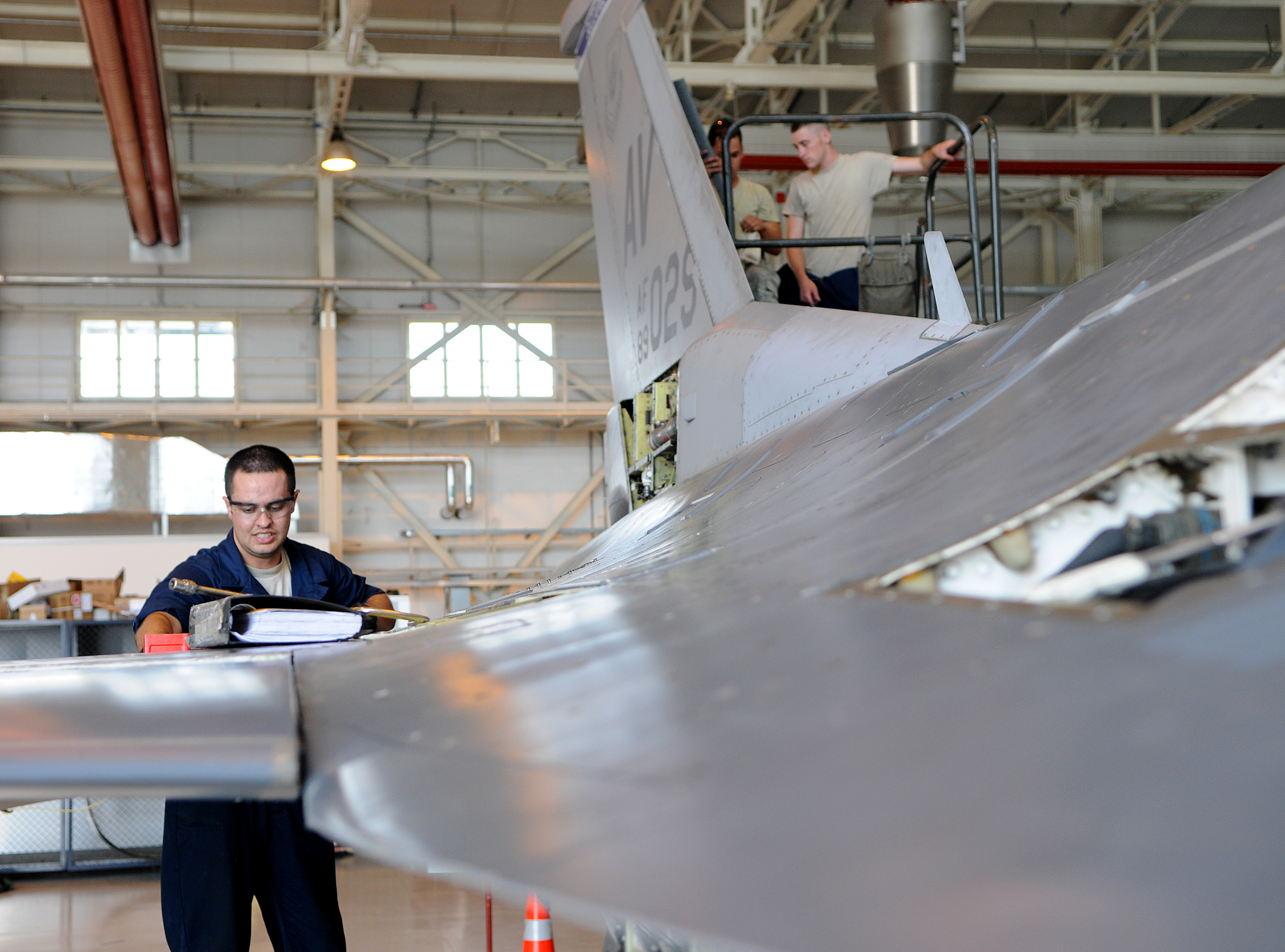 Phase inspectors keep jets flying > U.S. Air Forces in Europe - Air ...