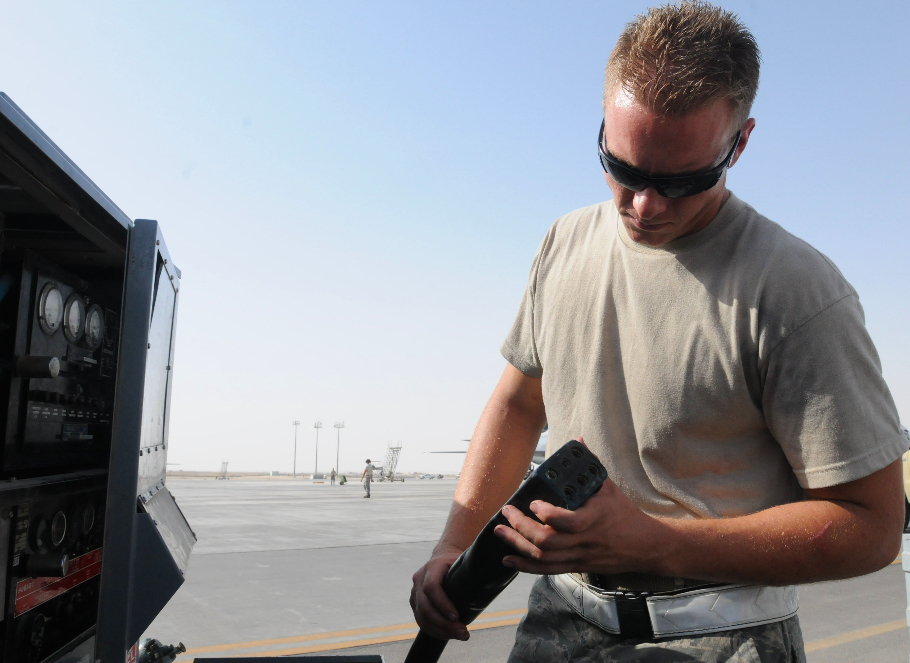 AGE turns ground power into air power > Air Force > Article Display