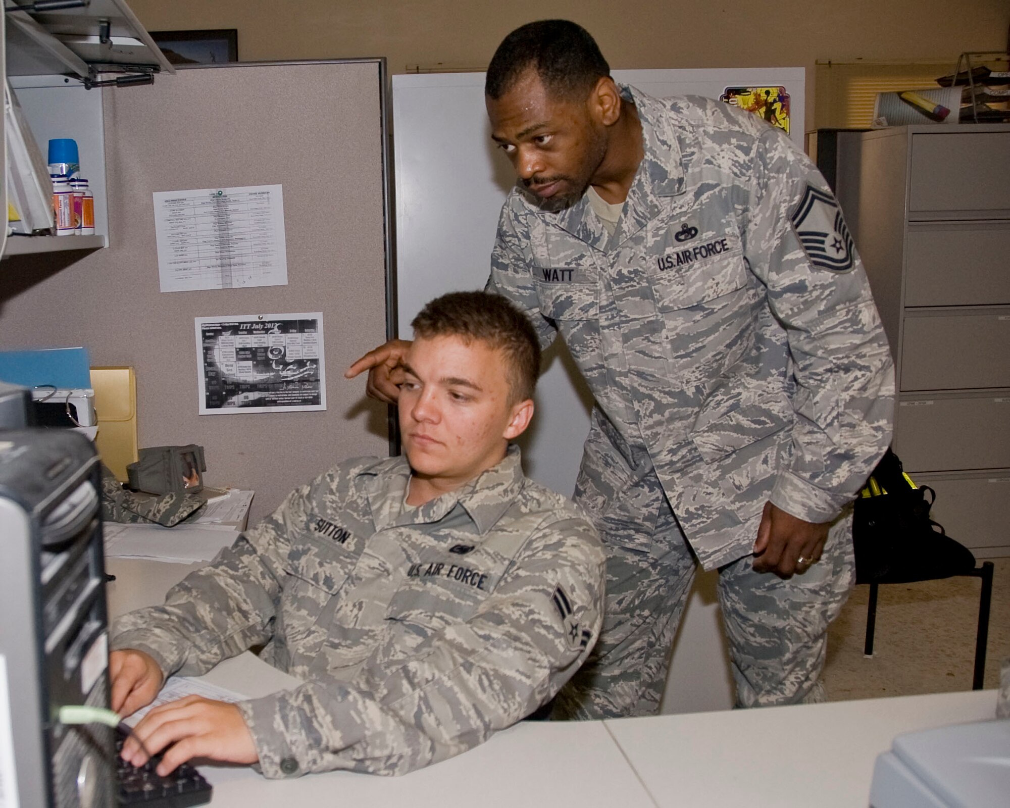 379th ELRS SNCO wins top SDDC award > U.S. Air Forces Central > News