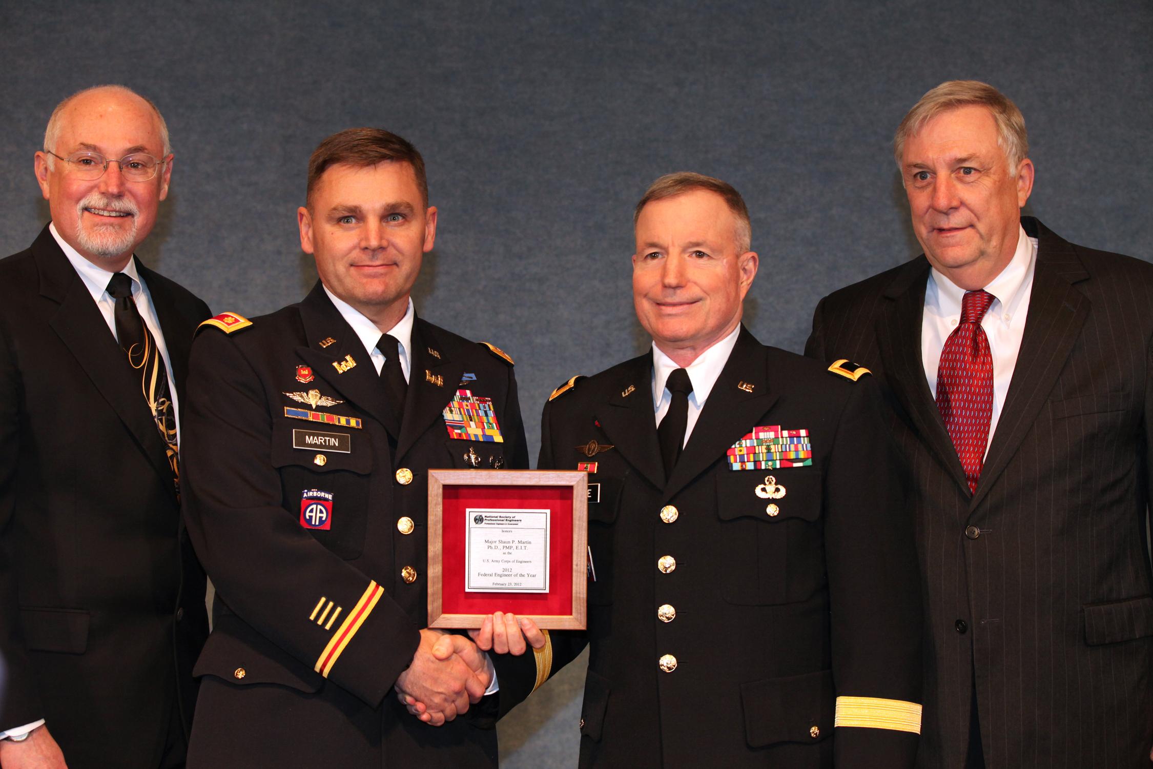 National Guard soldier accepts USACE Federal Engineer of the Year ...